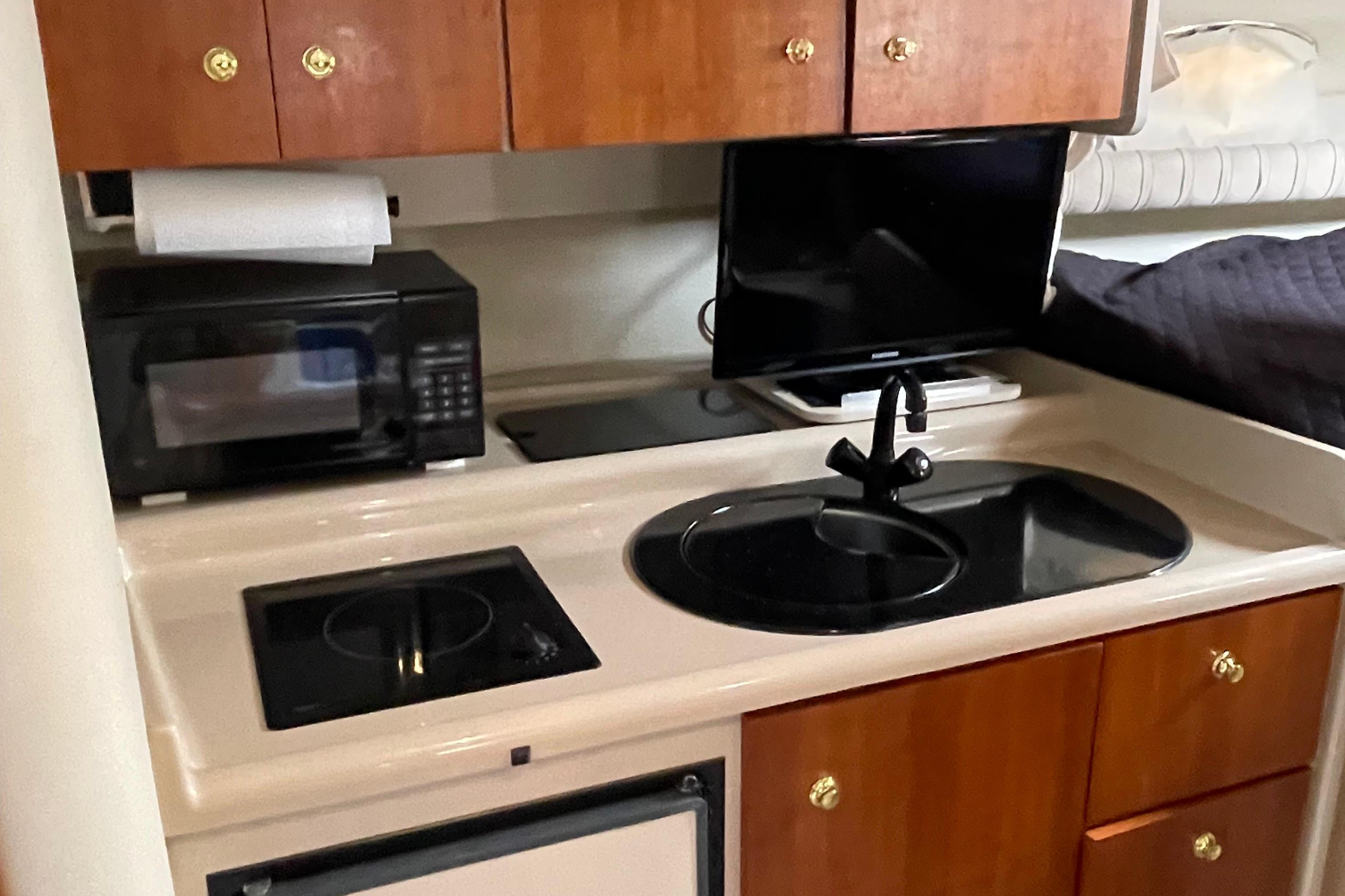 2001 Cruisers Yachts 3075 Express Cruiser for sale - YachtWorld