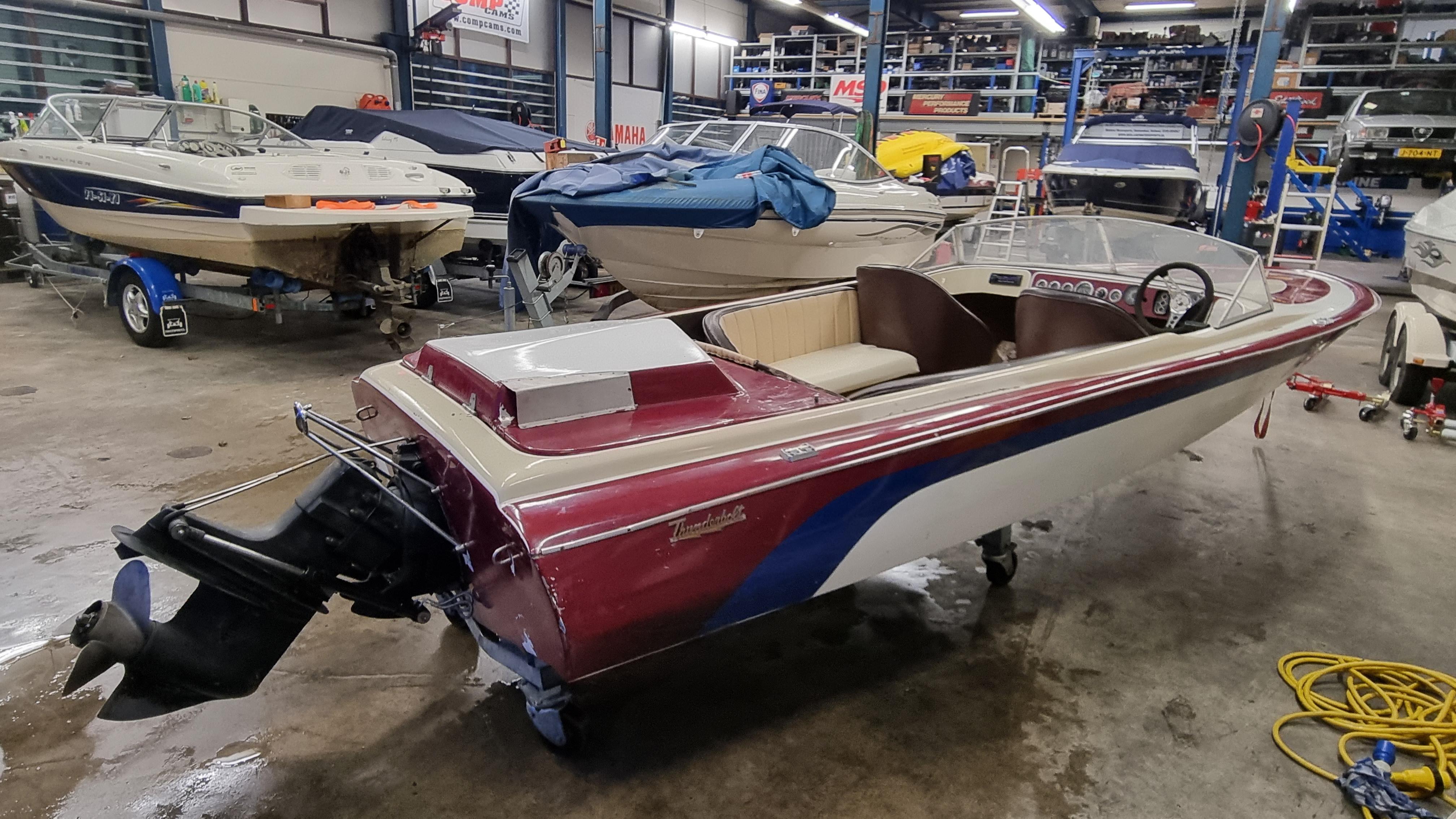 Capital Thunderbolt 18 | 1974 | 5m | Boatshop24