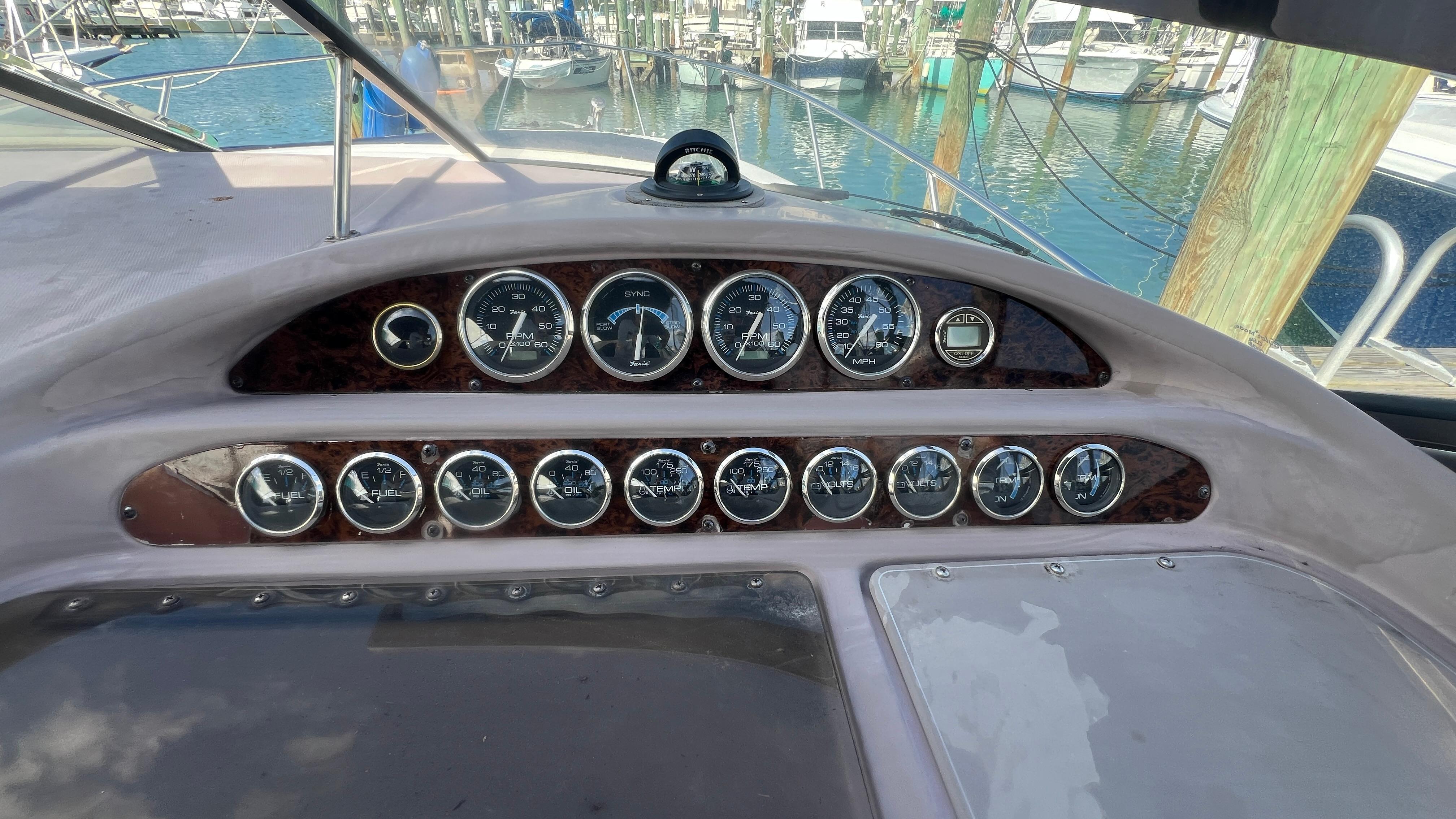 2003 Regal Commodore 3260 Cruiser for sale - YachtWorld