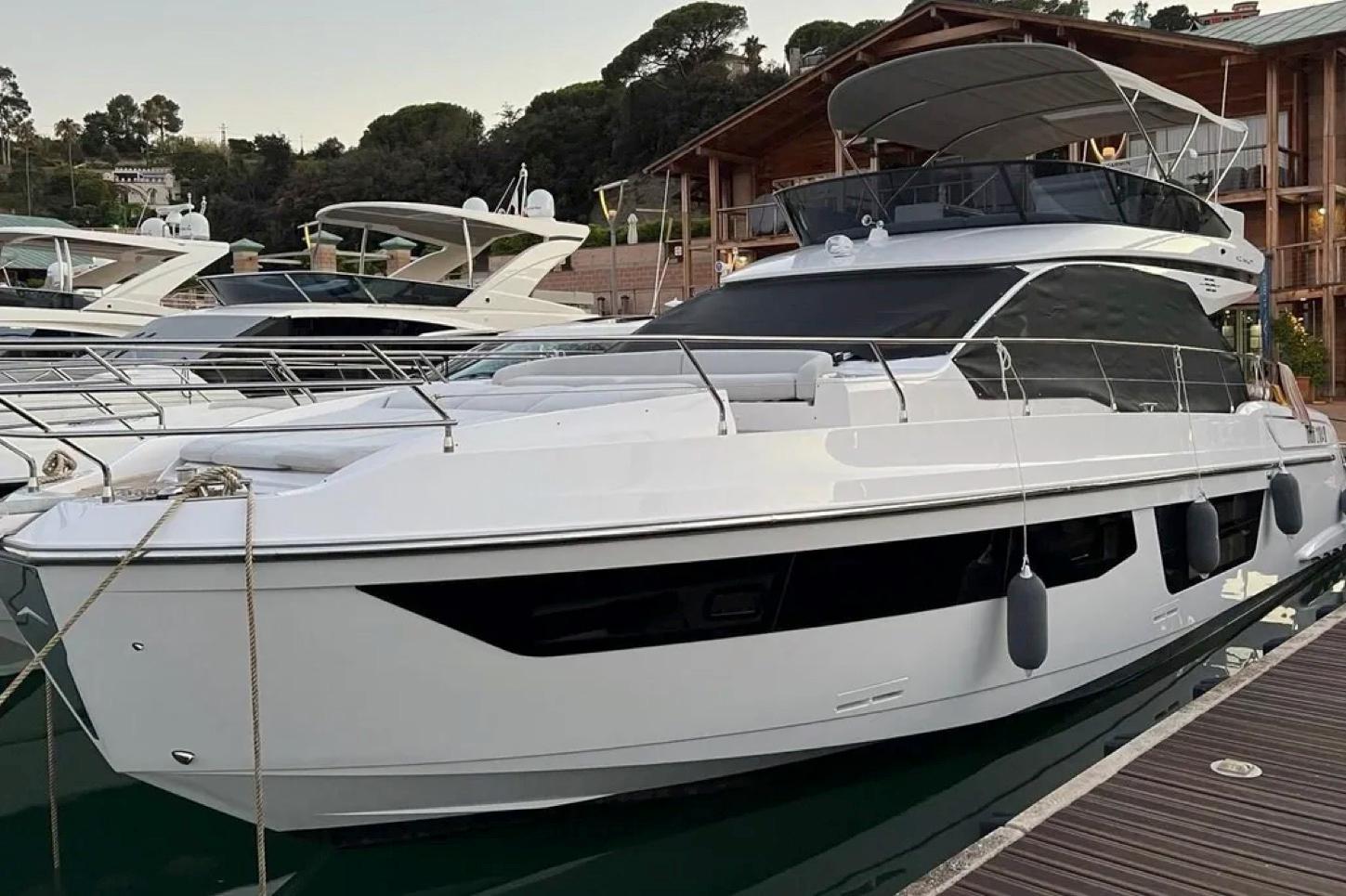 New 2022 Azimut 53 Flybridge - La Spezia | TopBoats