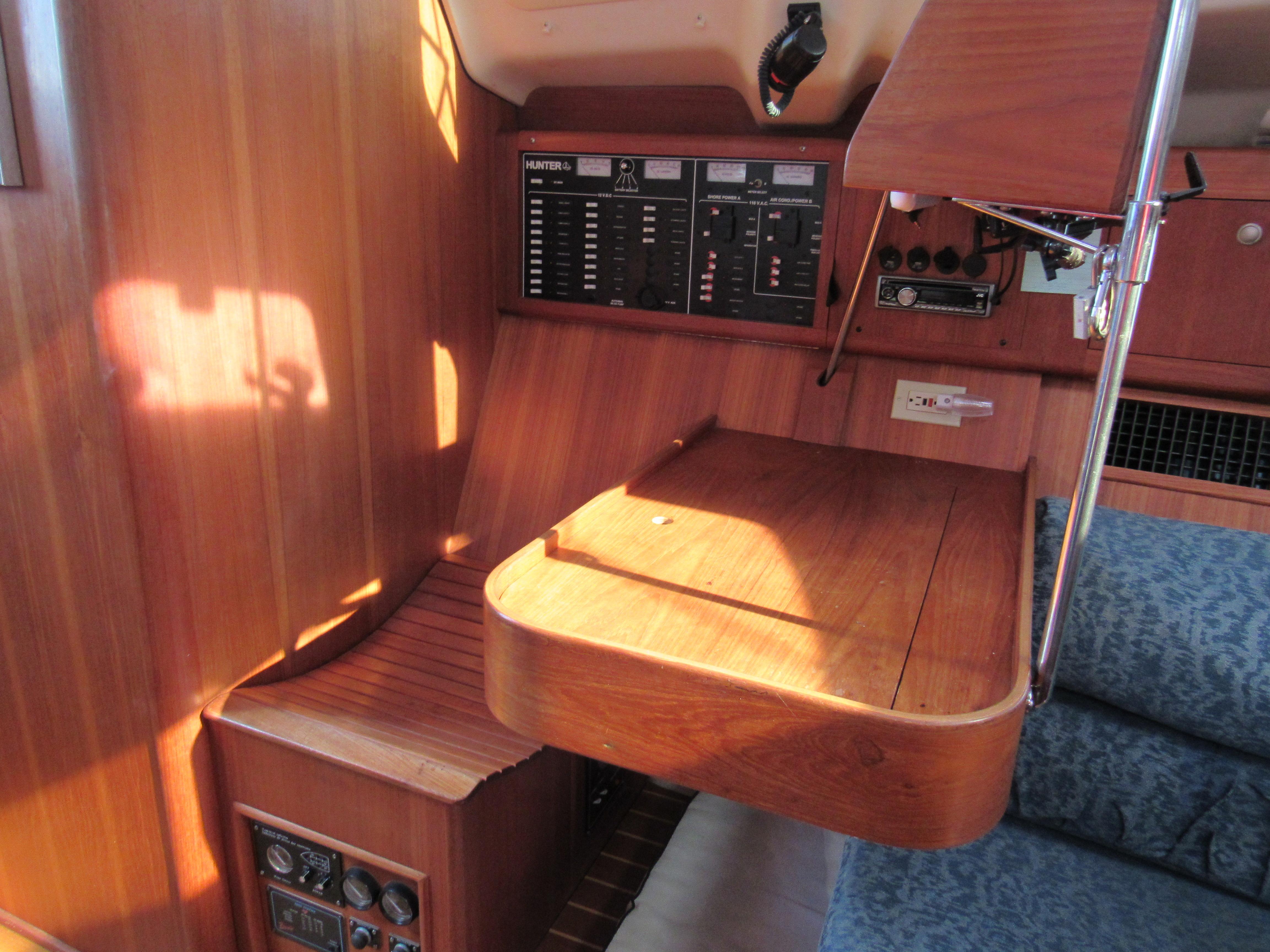 2000 Hunter 410 Sloop for sale - YachtWorld