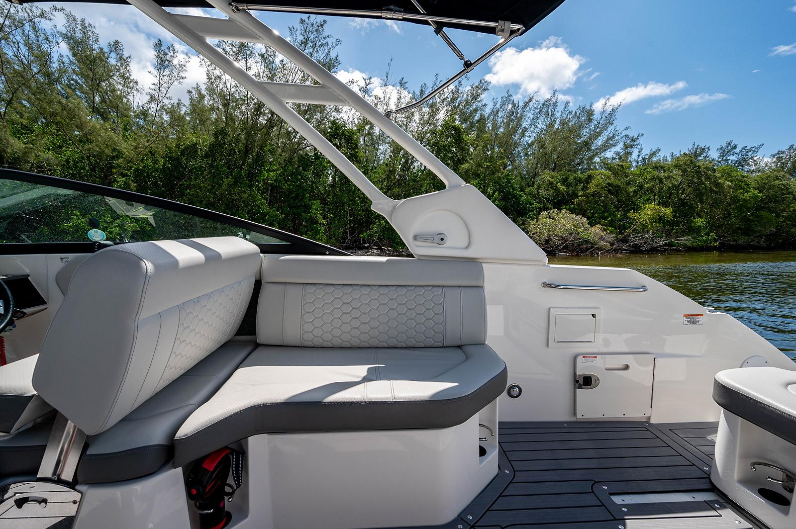 2021 Sea Ray 25 SDX Runabout for sale - YachtWorld