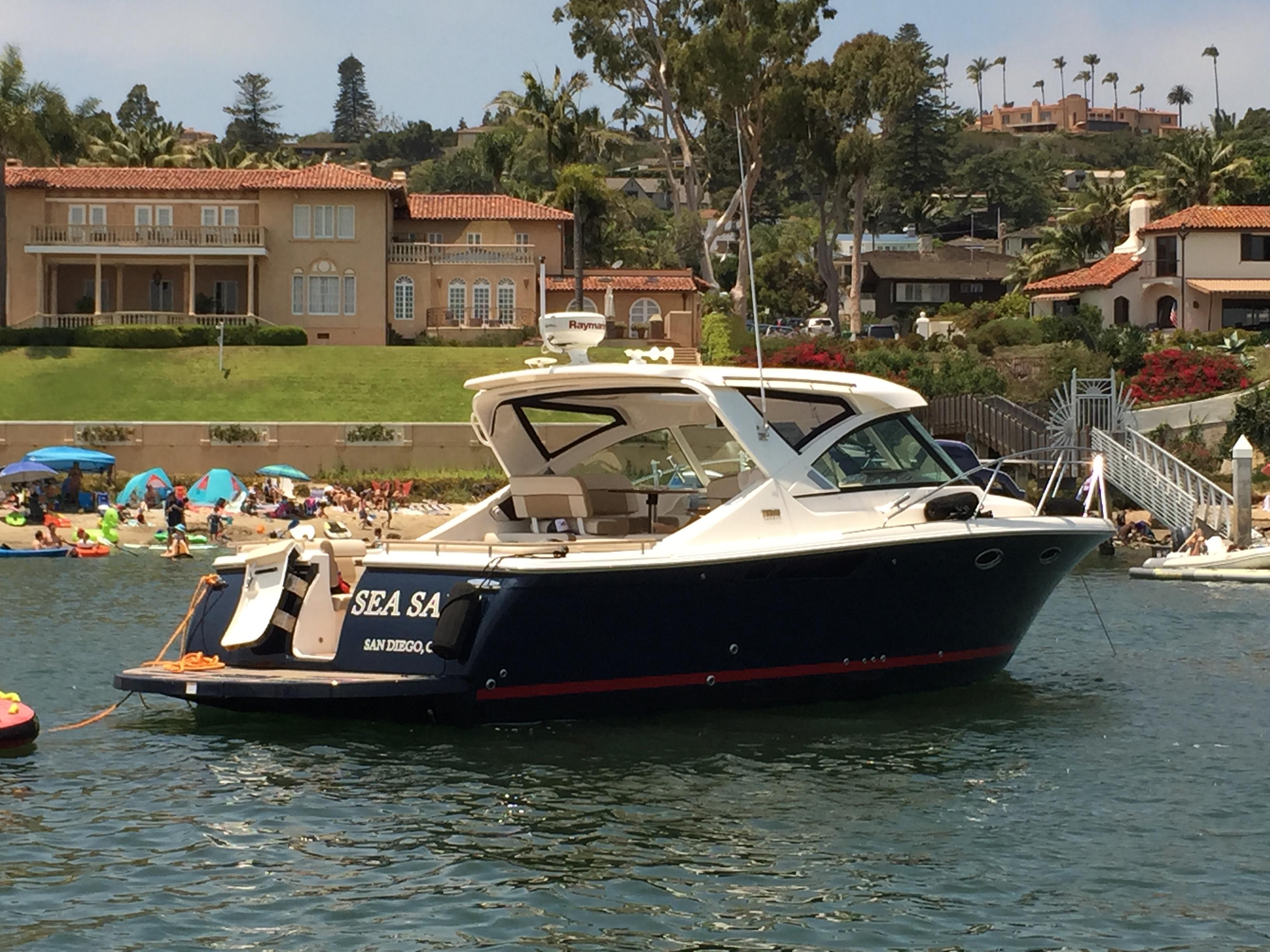 Used Tiara Yachts 3100 Coronet in California - iNautia