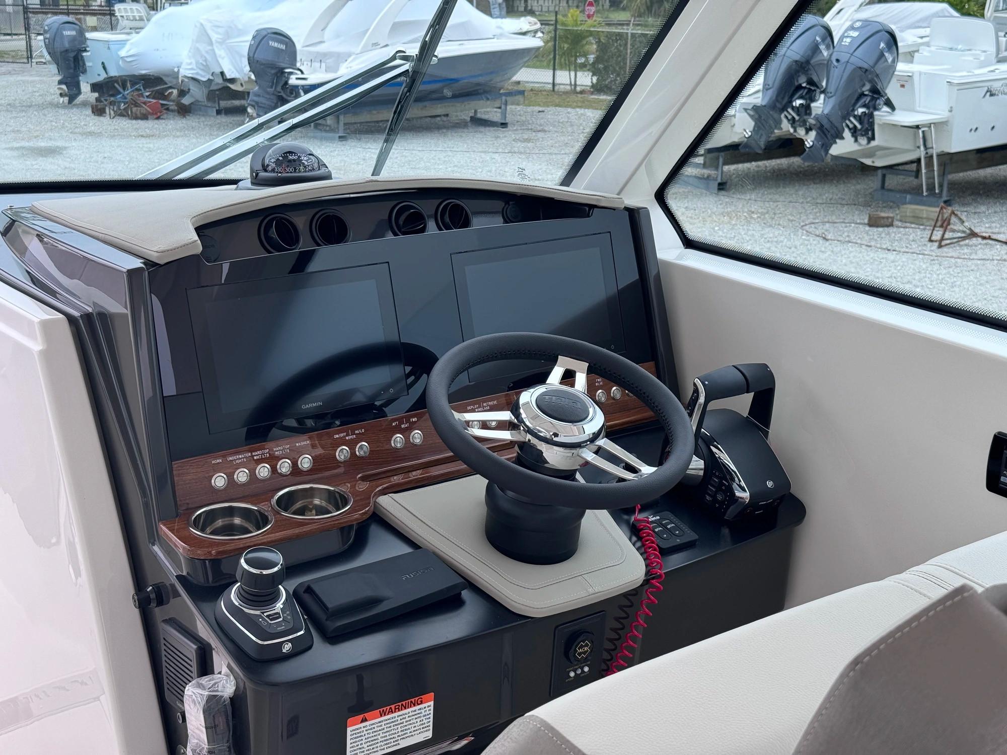 2024 Tiara Yachts 34 LX Motor Yachts for sale - YachtWorld