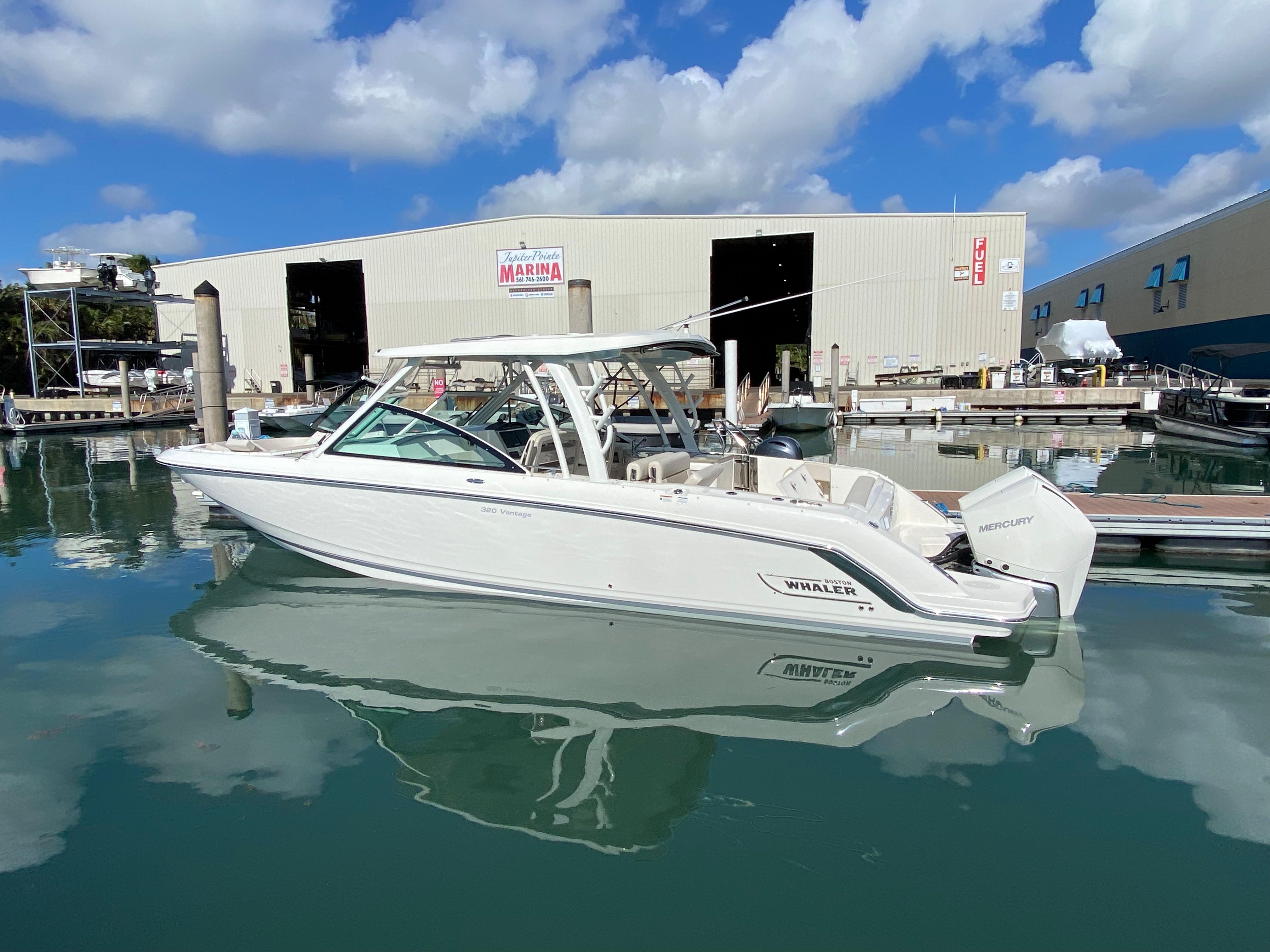 2021 Boston Whaler 320 Vantage Dual Console for sale - YachtWorld