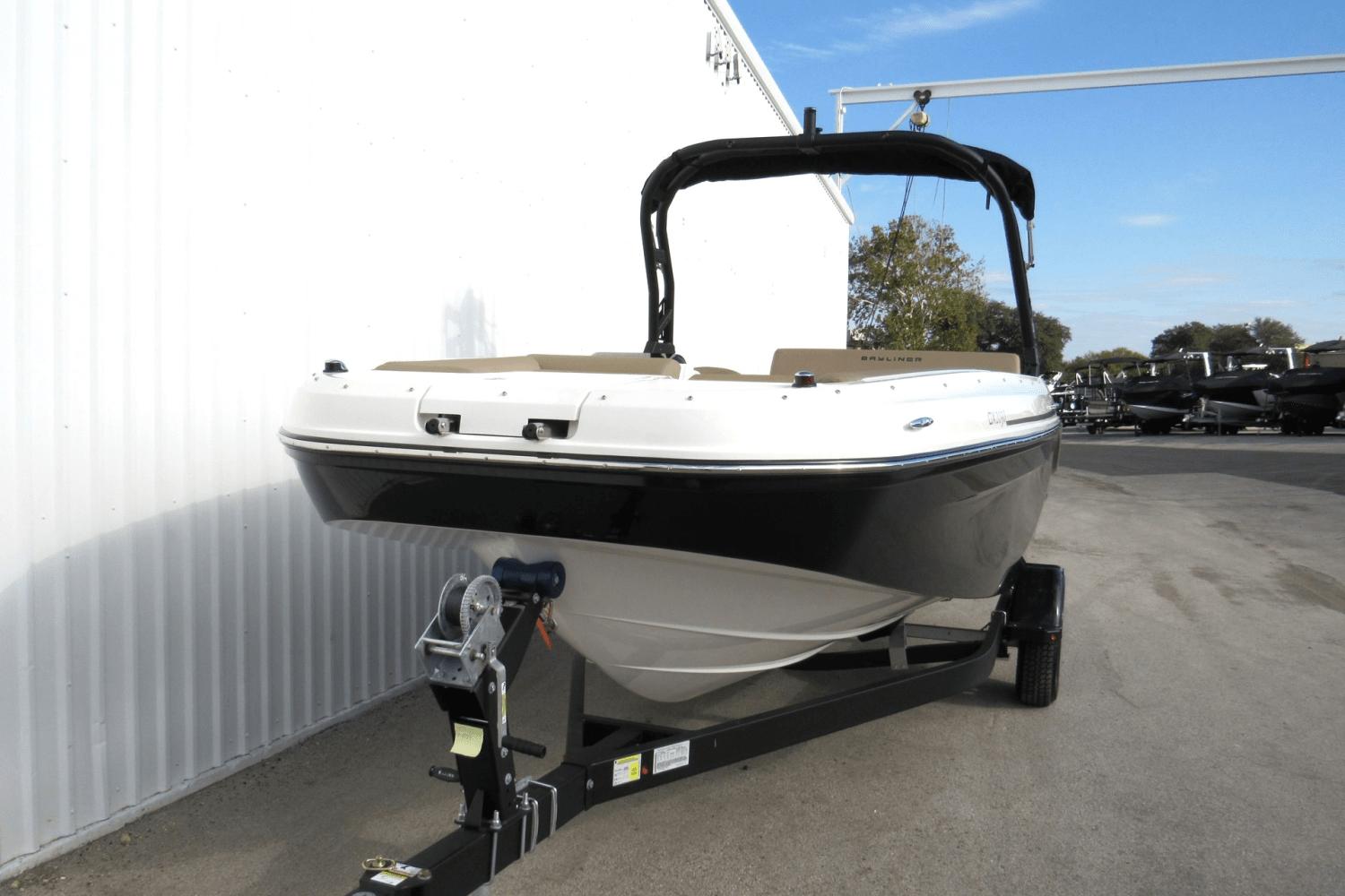 2023 Bayliner DX 2050 Runabout for sale - YachtWorld