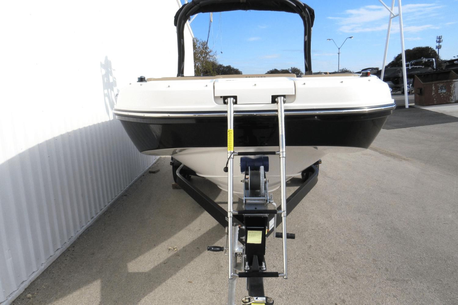 2023 Bayliner DX 2050 Runabout for sale - YachtWorld