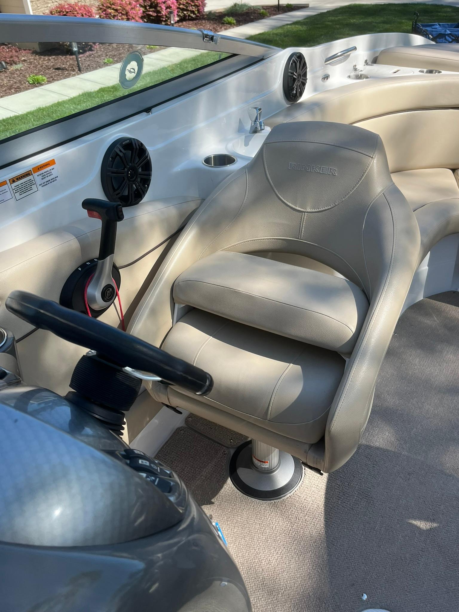 2014 Rinker 246 Captiva Bowrider Bowrider for sale - YachtWorld