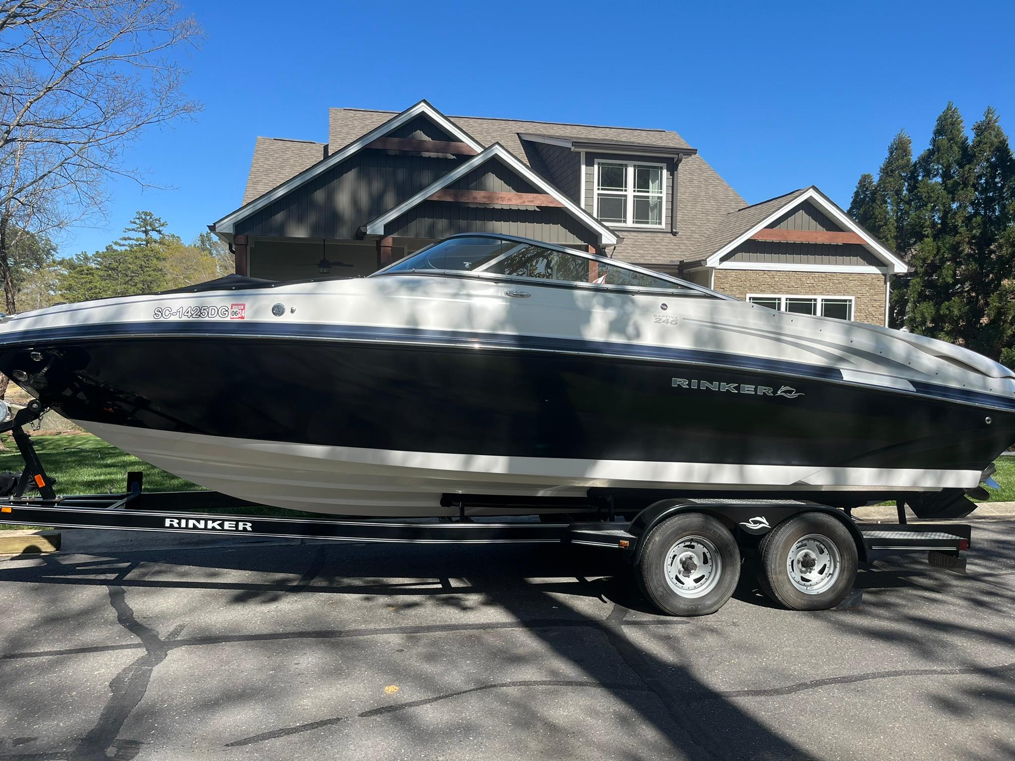 2014 Rinker 246 Captiva Bowrider Bowrider for sale - YachtWorld