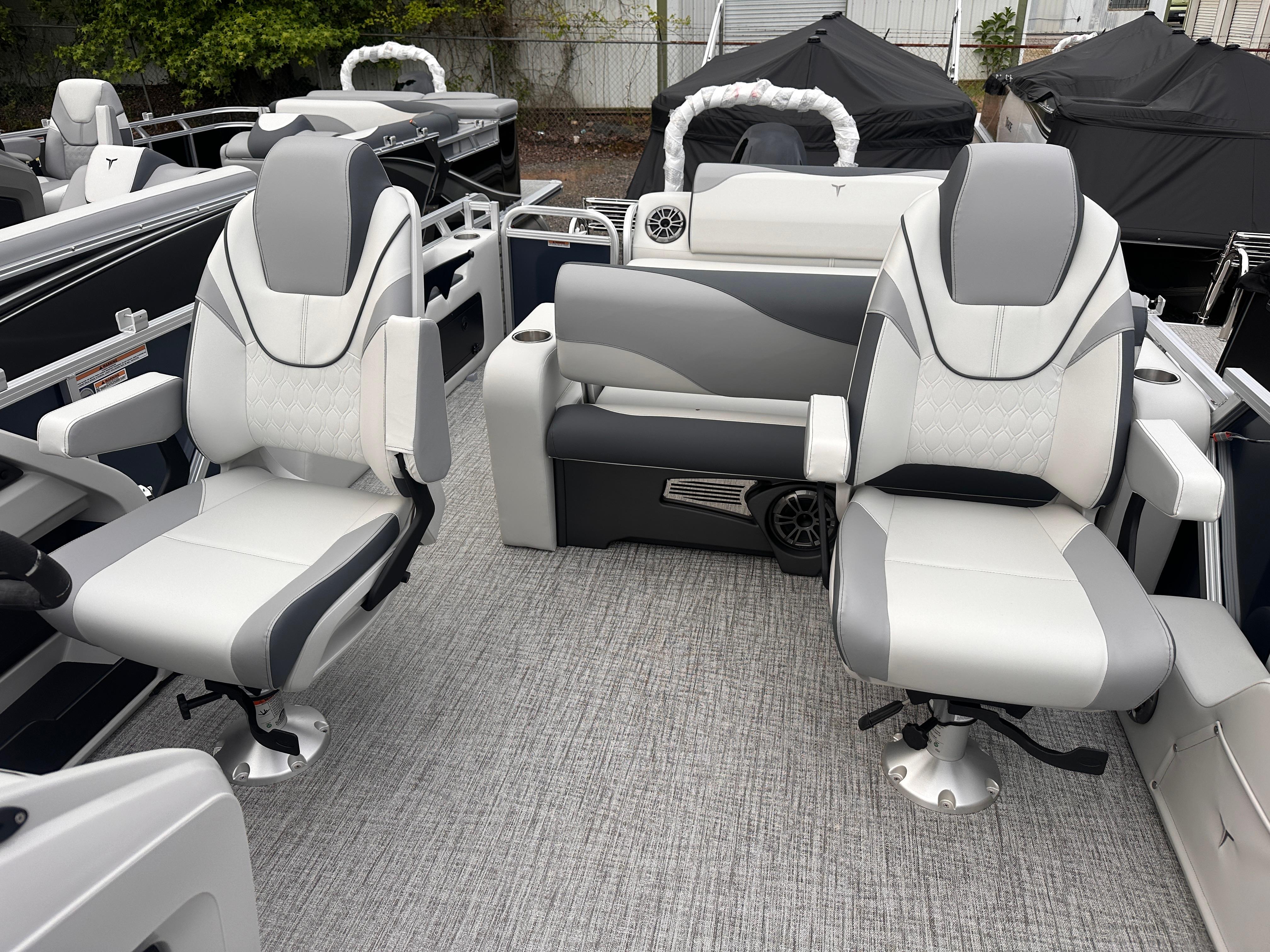 2025 Tahoe Pontoon LTZ Versatile Rear Lounger Pontoon for sale - YachtWorld