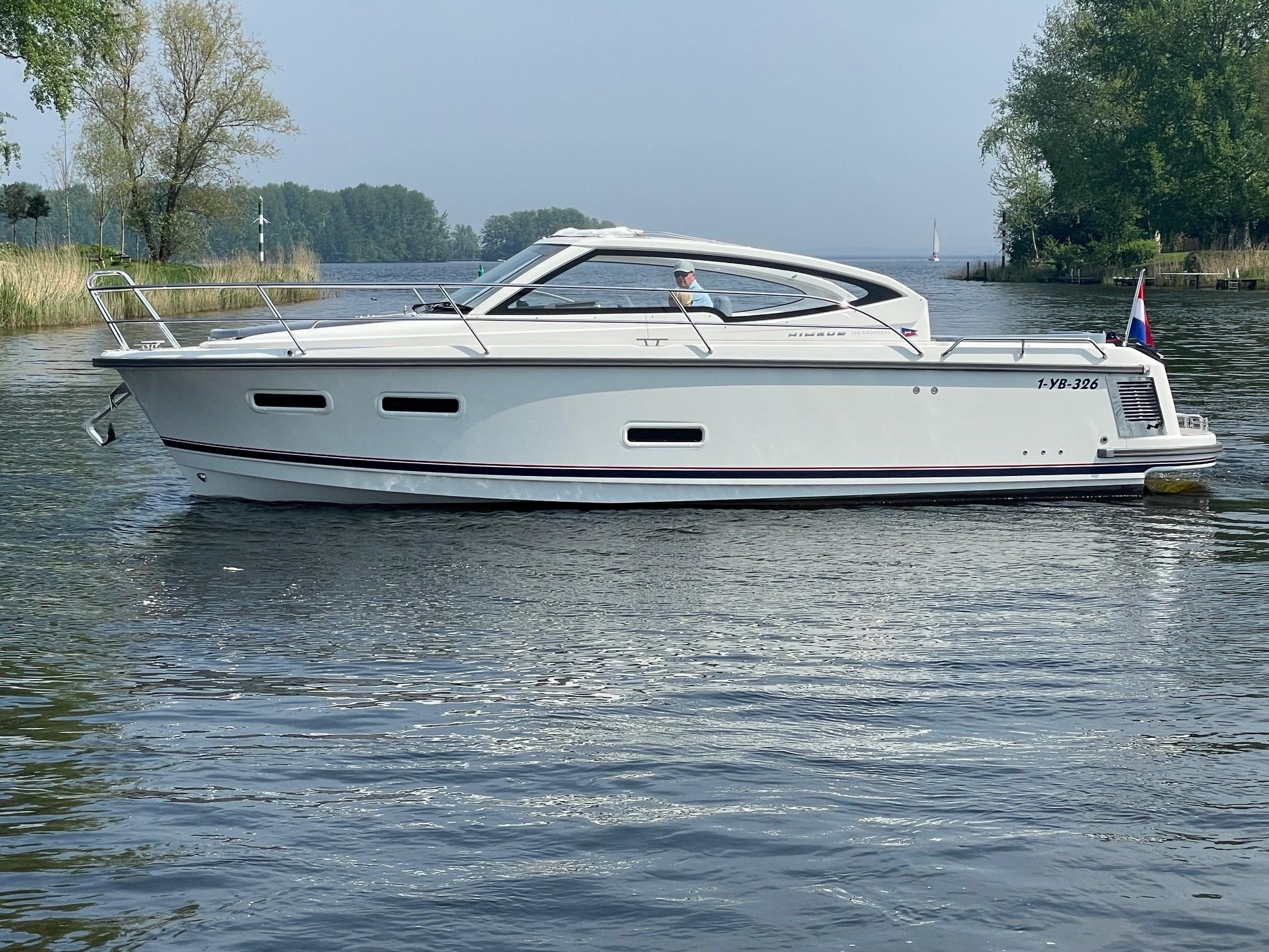 Used 2018 Nimbus 305 Drophead | TopBoats