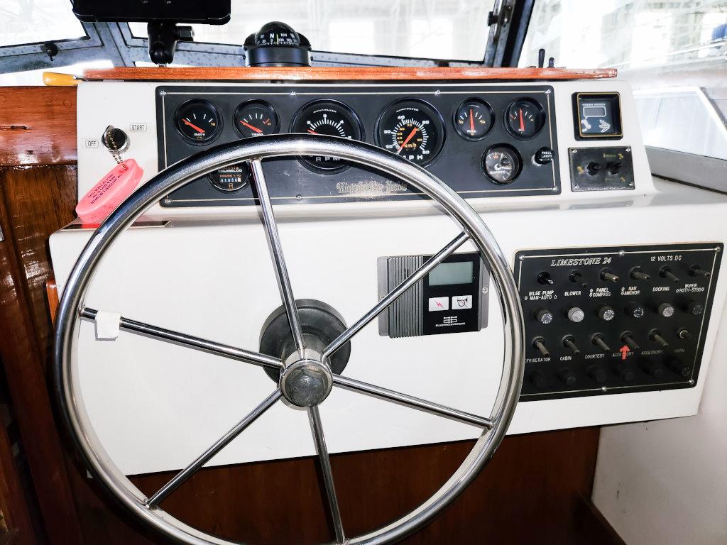 1987 Limestone 24 Express Cruiser with Trailer Cruiser for sale ...