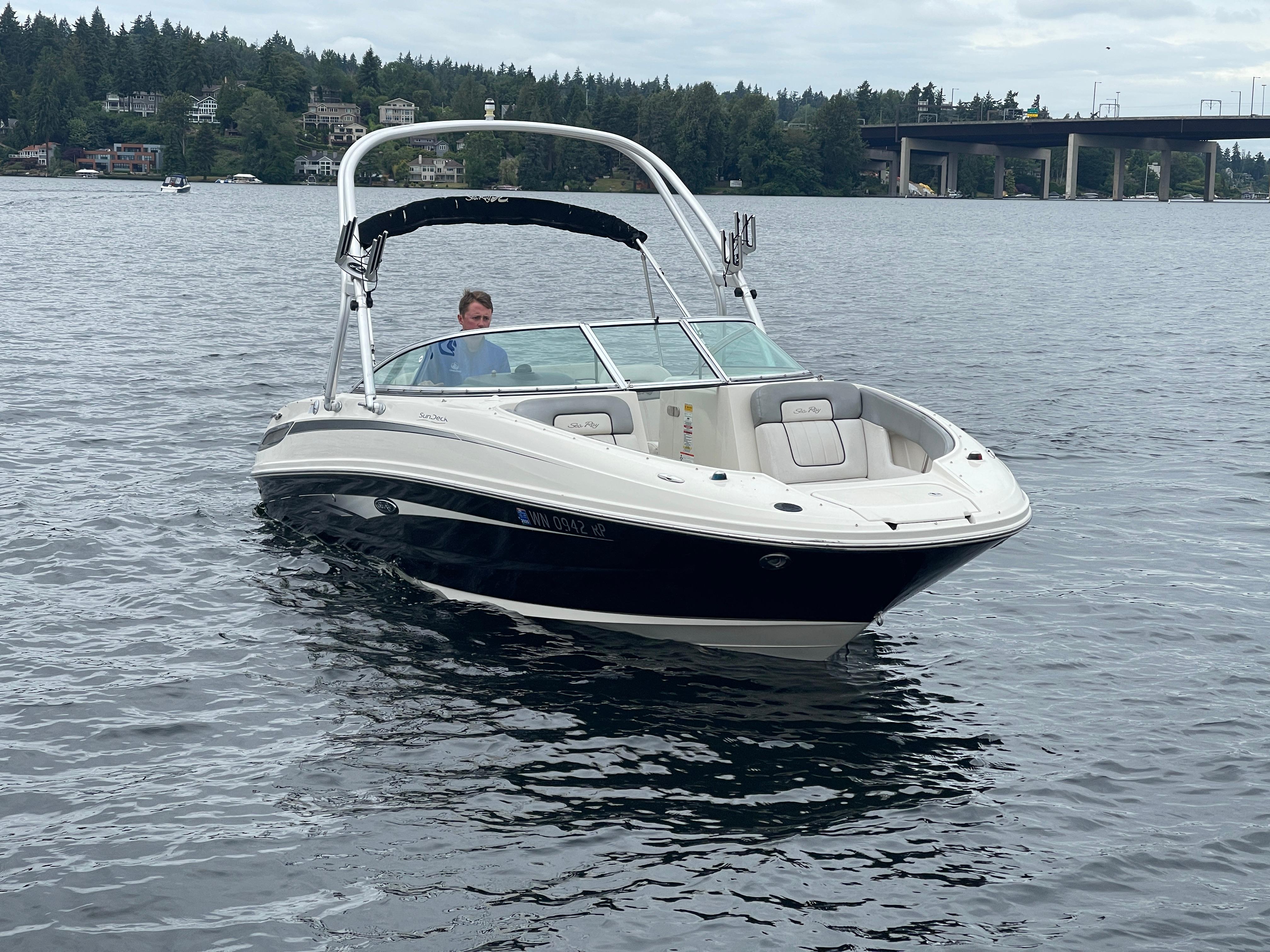 2010 Sea Ray 240 Sundancer Bowrider for sale - YachtWorld