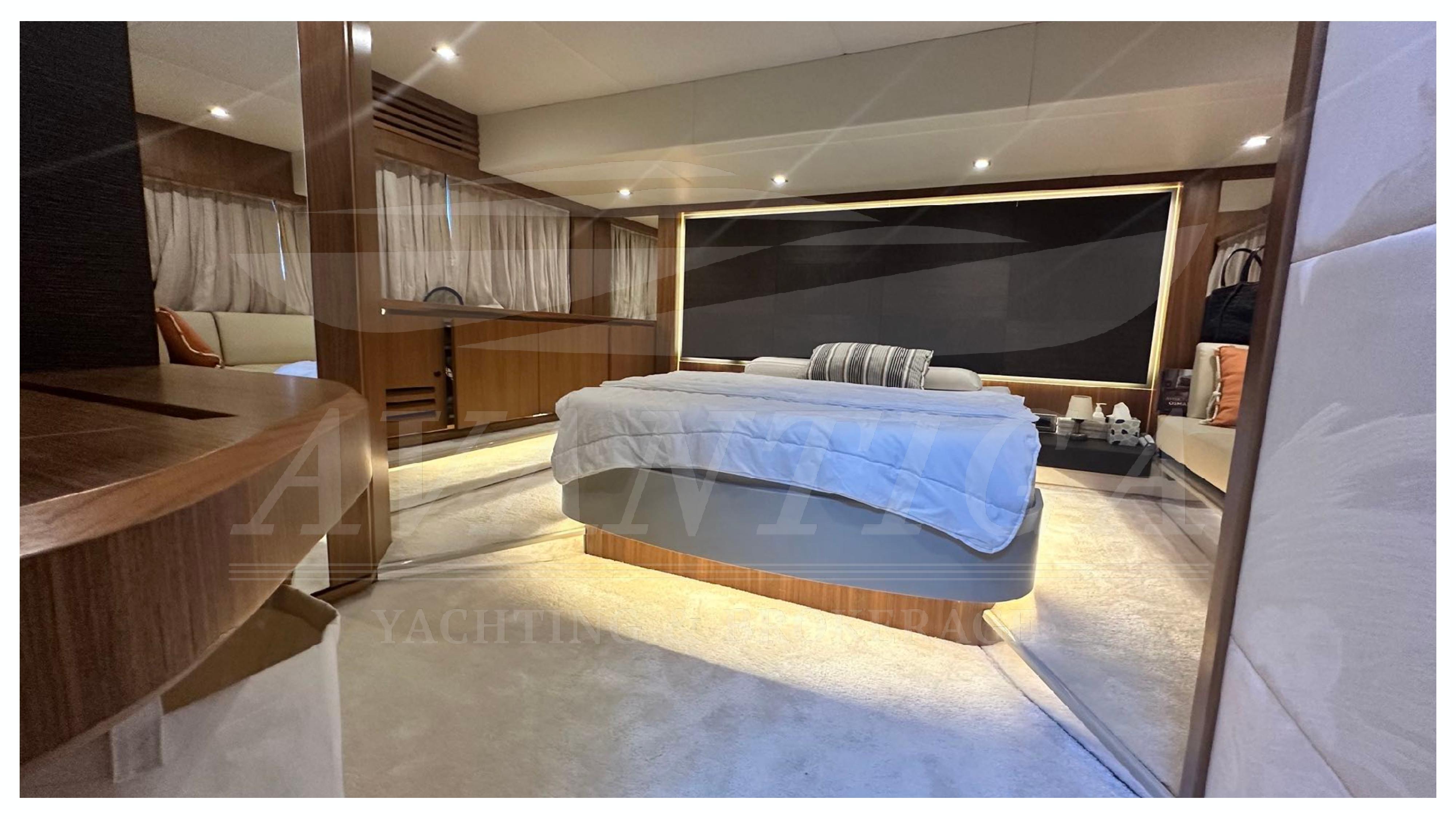 2016 Absolute 52 FLY Motor Yachts for sale - YachtWorld