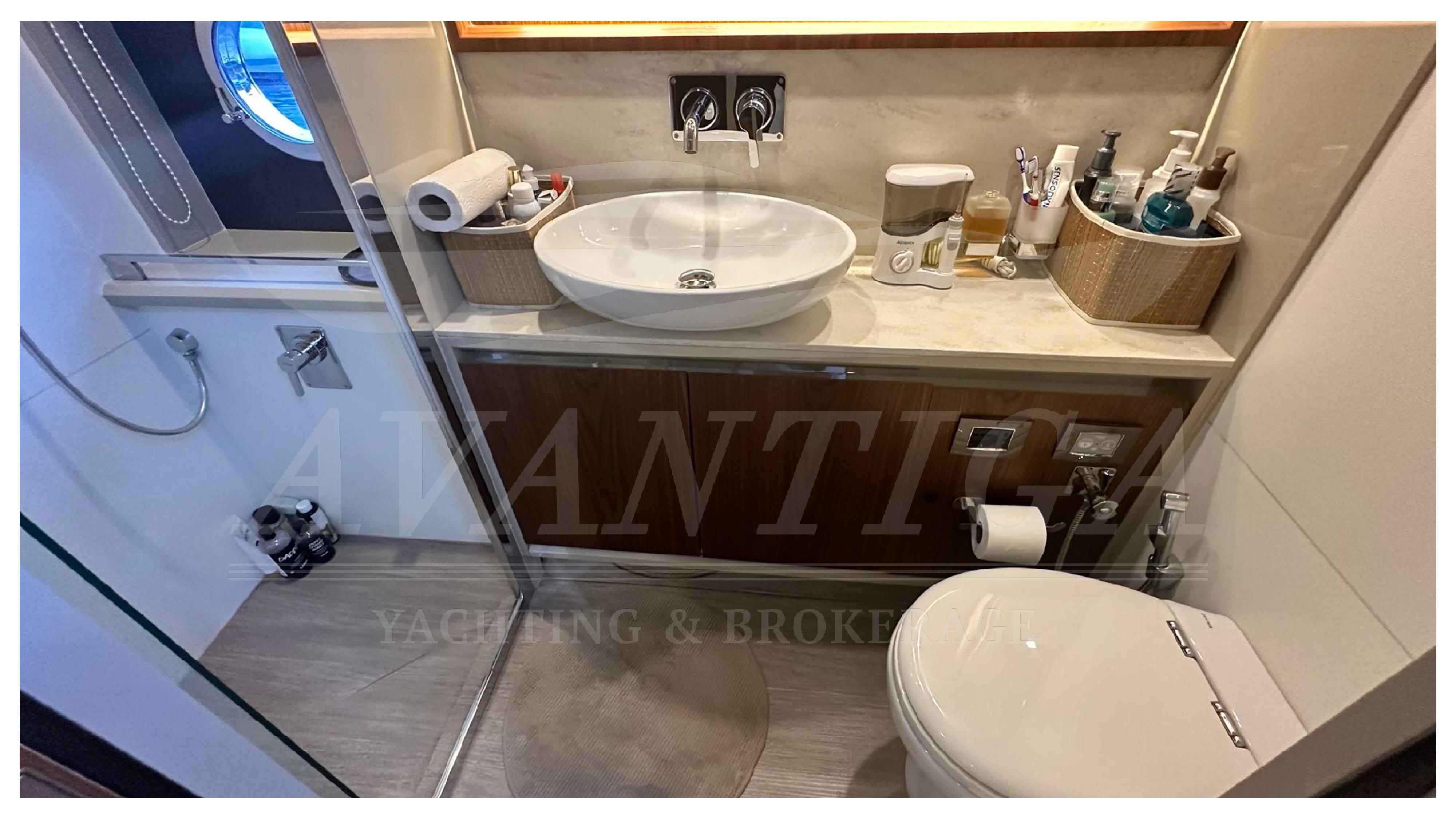 2016 Absolute 52 FLY Motor Yachts for sale - YachtWorld