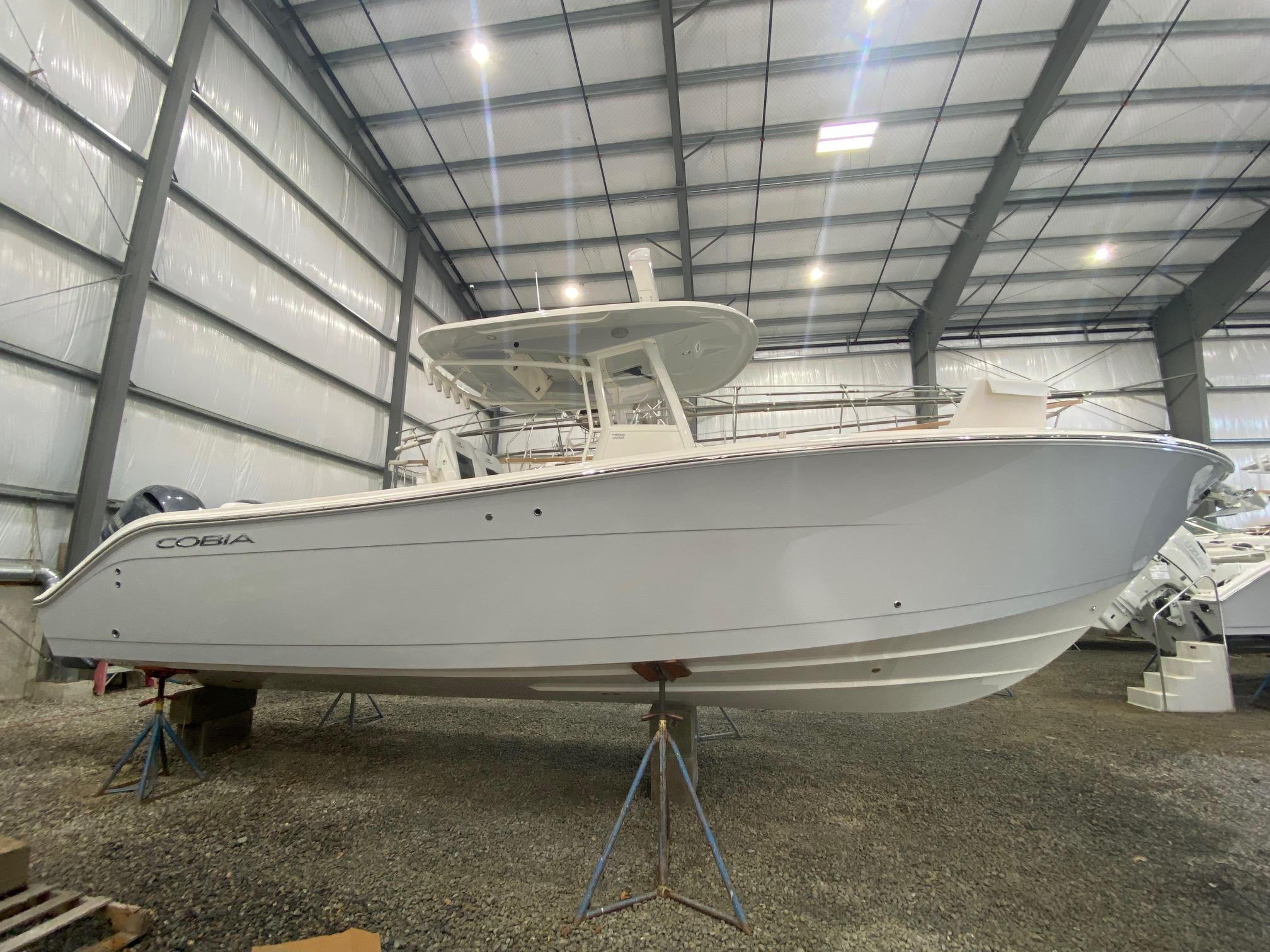 2022 Cobia 280 CC Centre Console for sale - YachtWorld