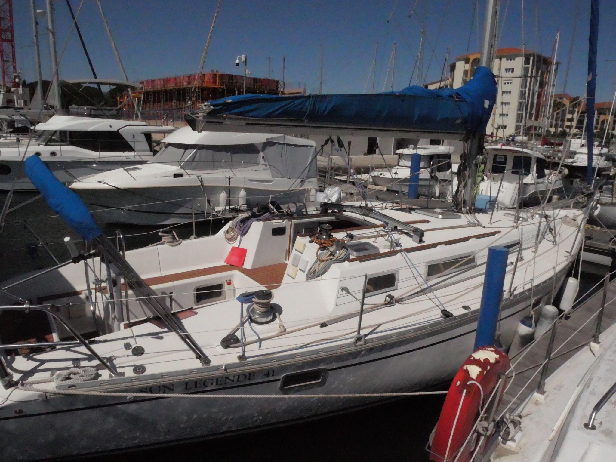 1988 Jeanneau Sun Legende 41 Cruiser for sale - YachtWorld