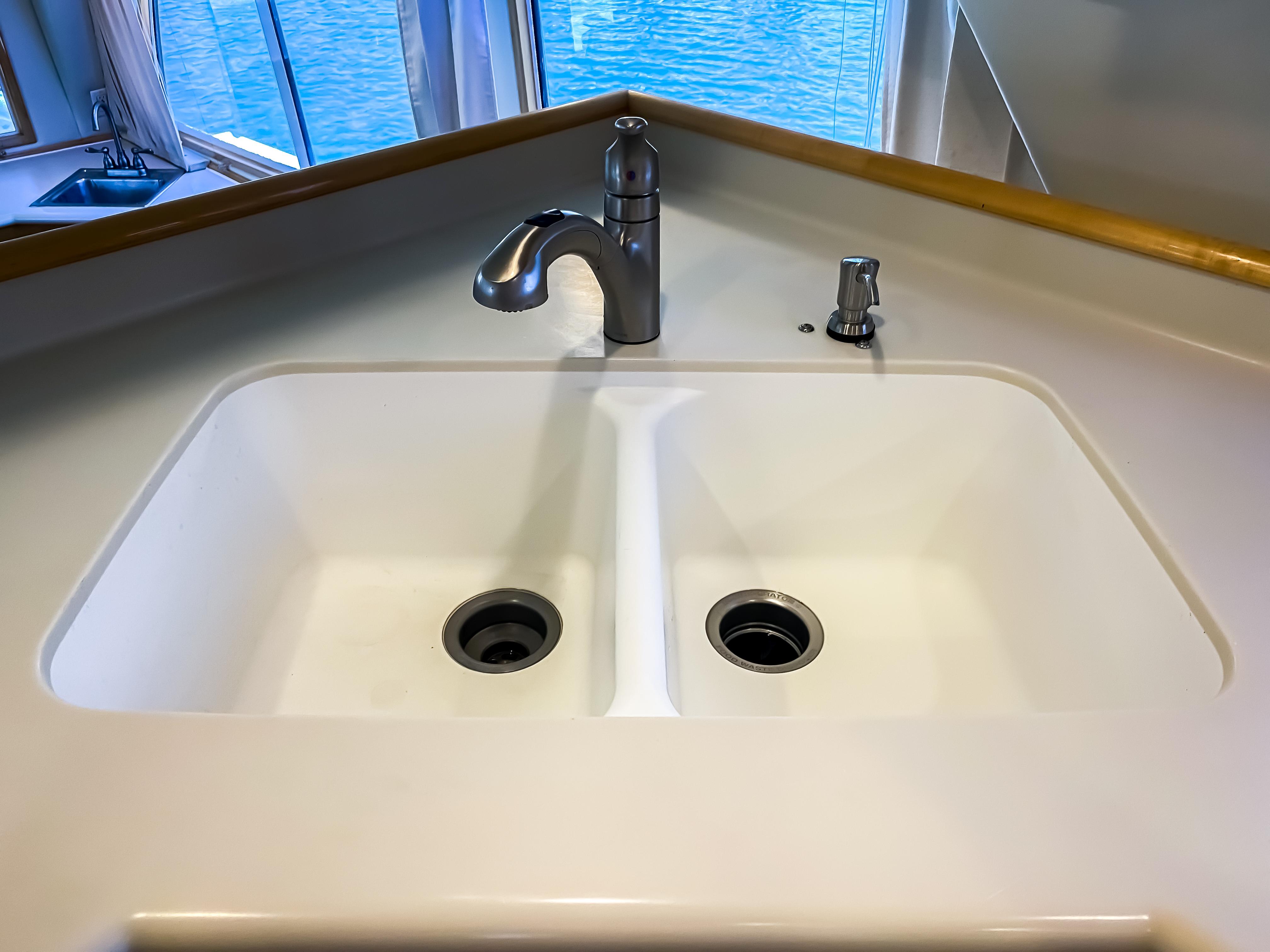 1999 Navigator 5800 Cruiser for sale - YachtWorld