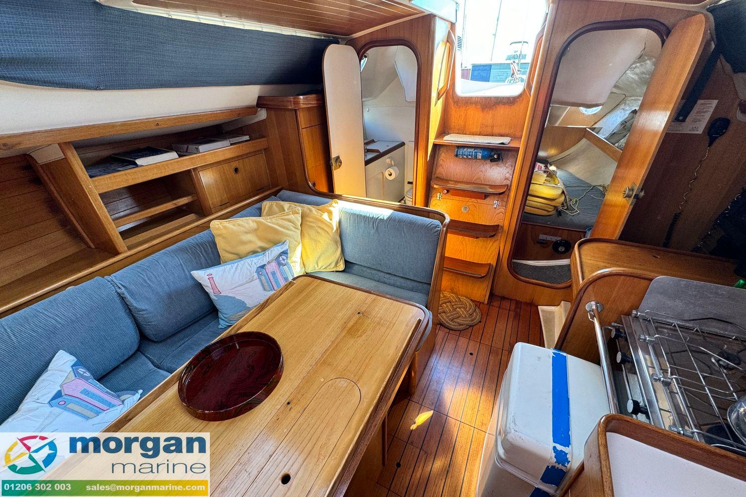 1989 Beneteau Oceanis 320 Motorsailer for sale - YachtWorld