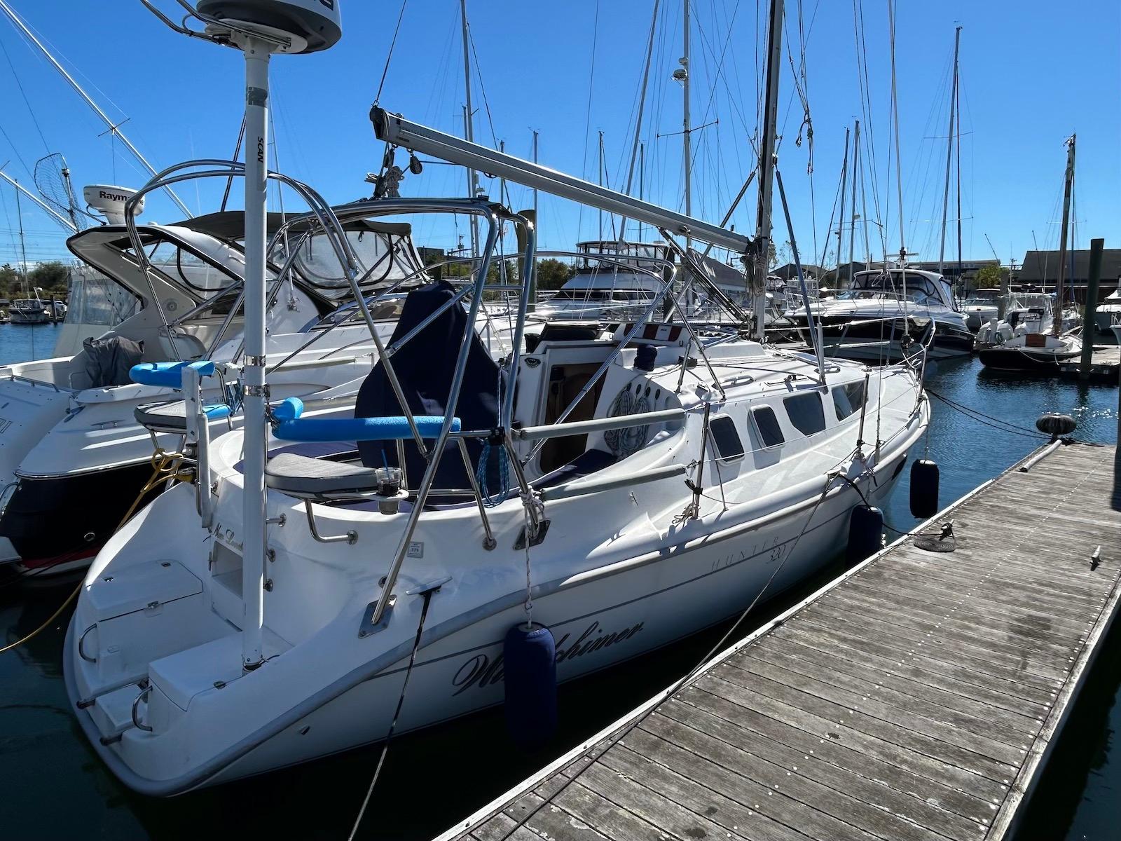 2001 Hunter 320 Cruiser for sale - YachtWorld