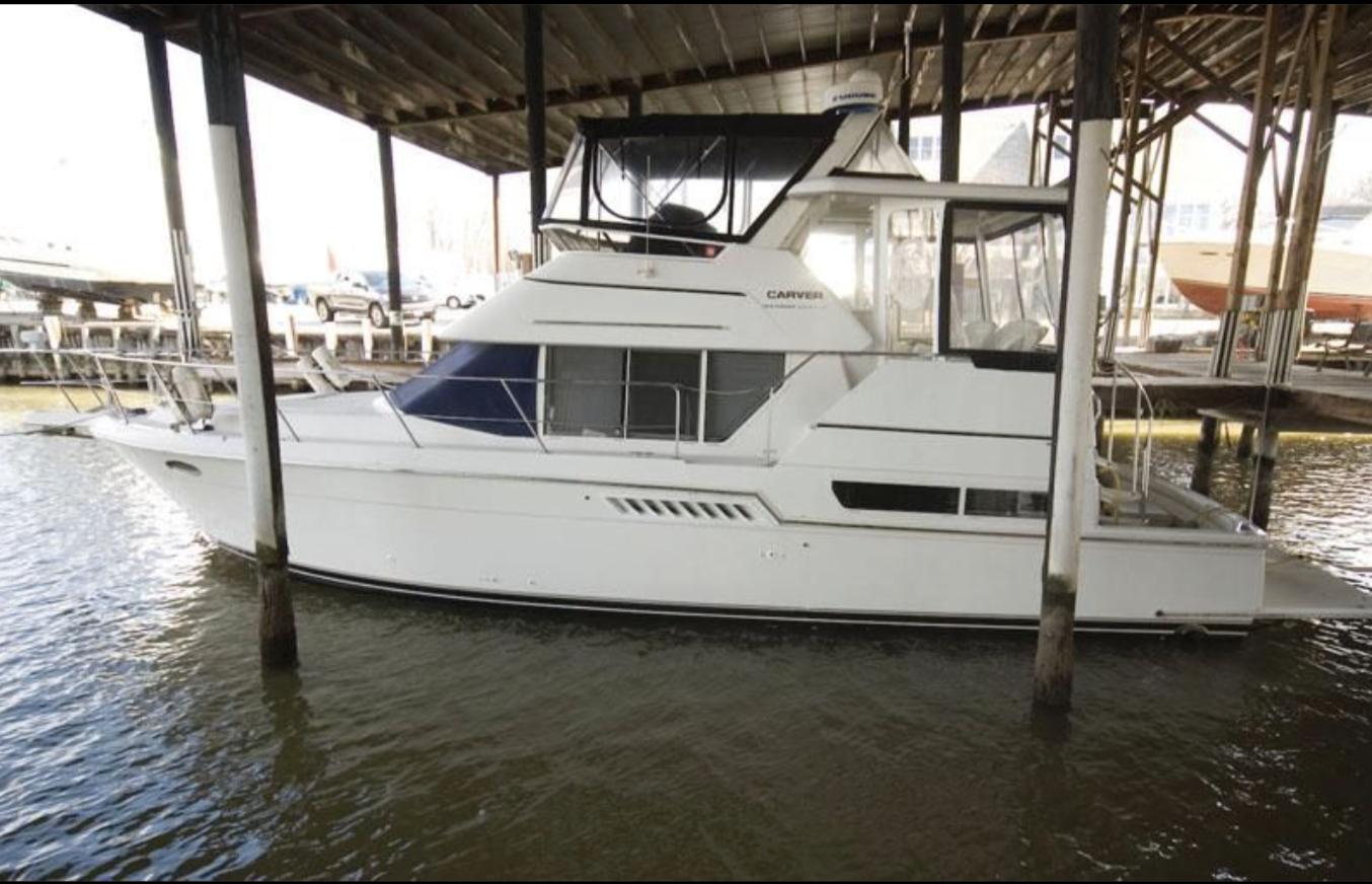 1997 Carver 400 Cockpit Motor Yacht Aft Cabin for sale - YachtWorld