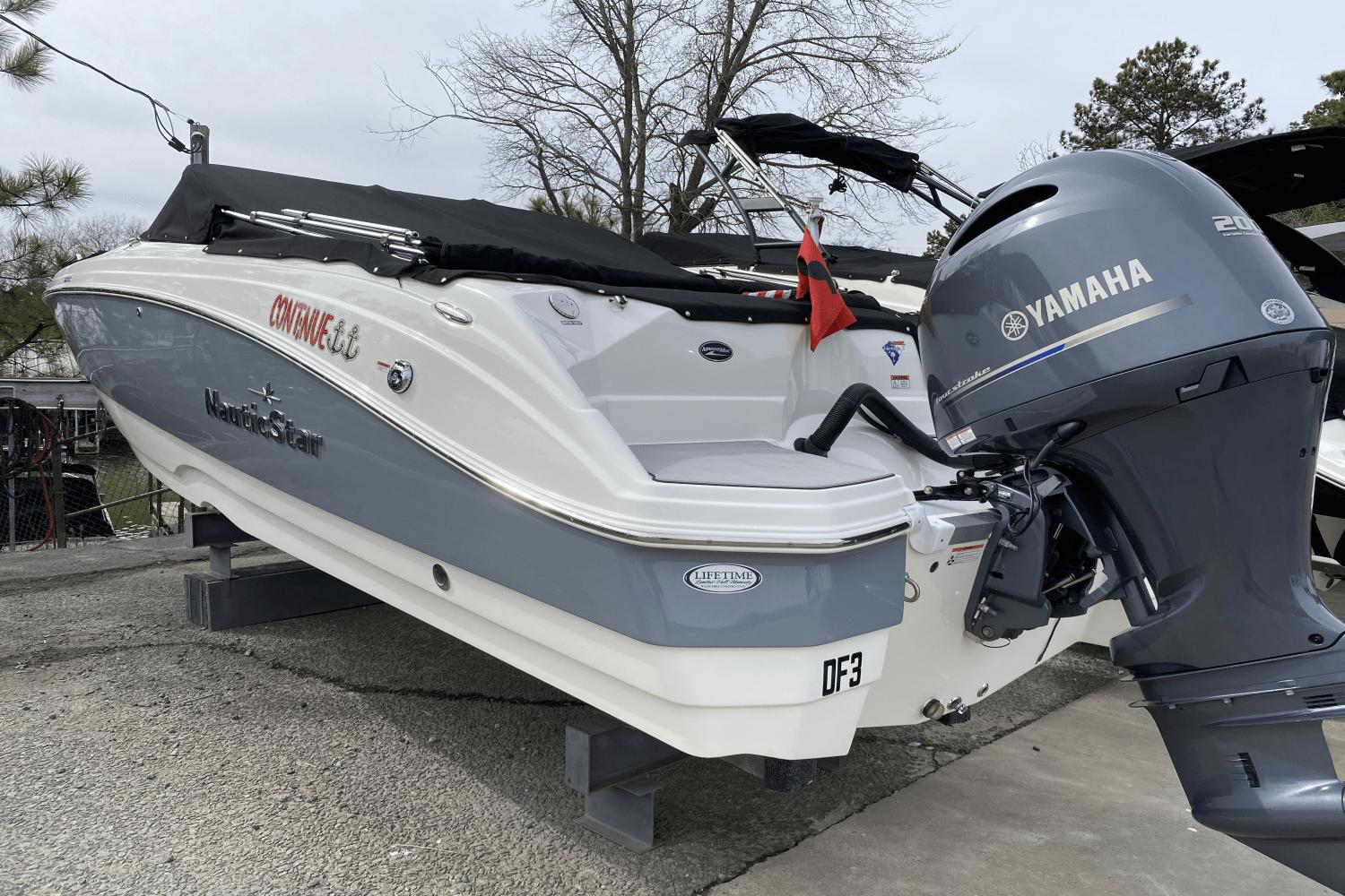 2021 NauticStar 223 DC Runabout for sale - YachtWorld