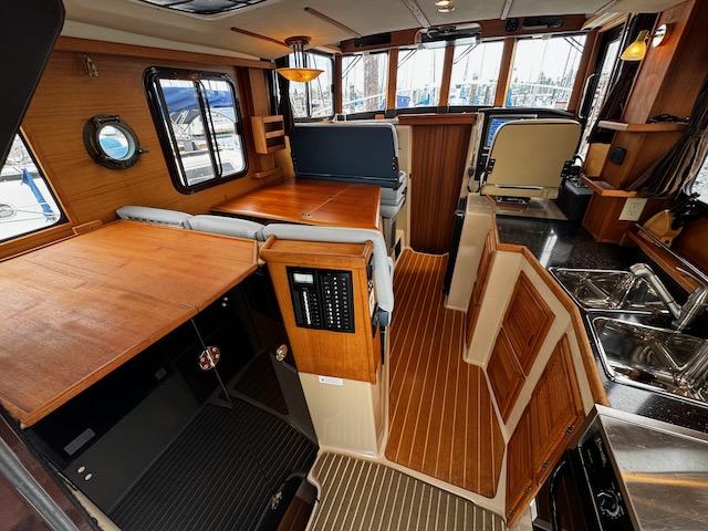 2013 Ranger Tugs R-31 CB - Luxury Cruiser for sale - YachtWorld