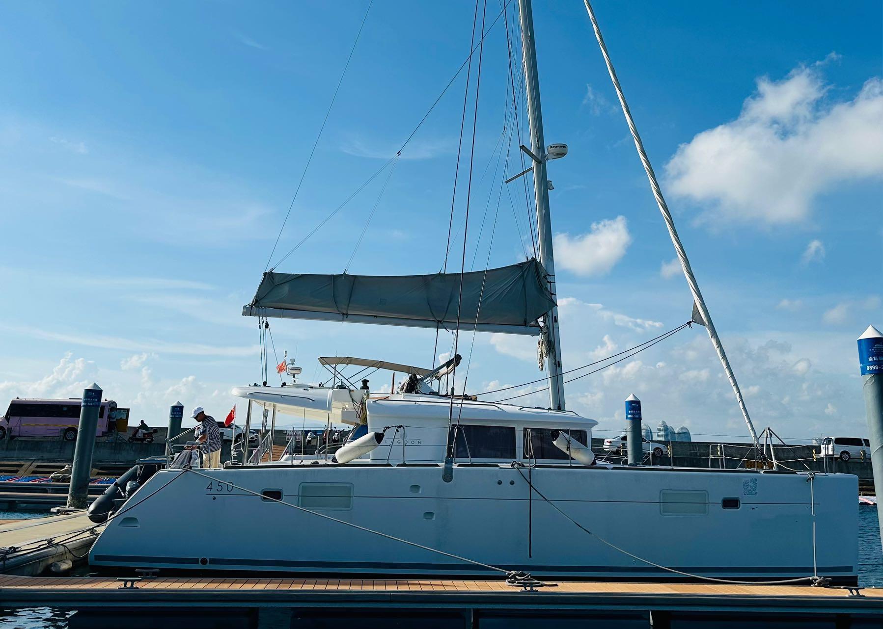 Lagoon 450 | 14m | 2013 | Boats and Outboards