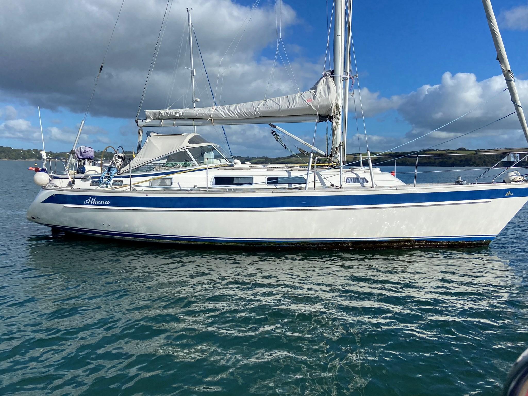 2000 Hallberg-Rassy 34 Cruiser for sale - YachtWorld
