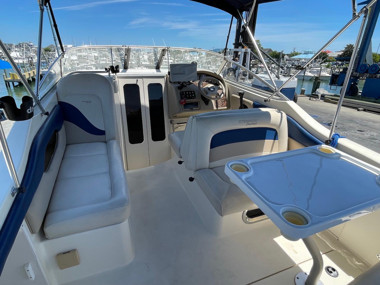 2001 Stingray 240 CS Cruiser for sale - YachtWorld
