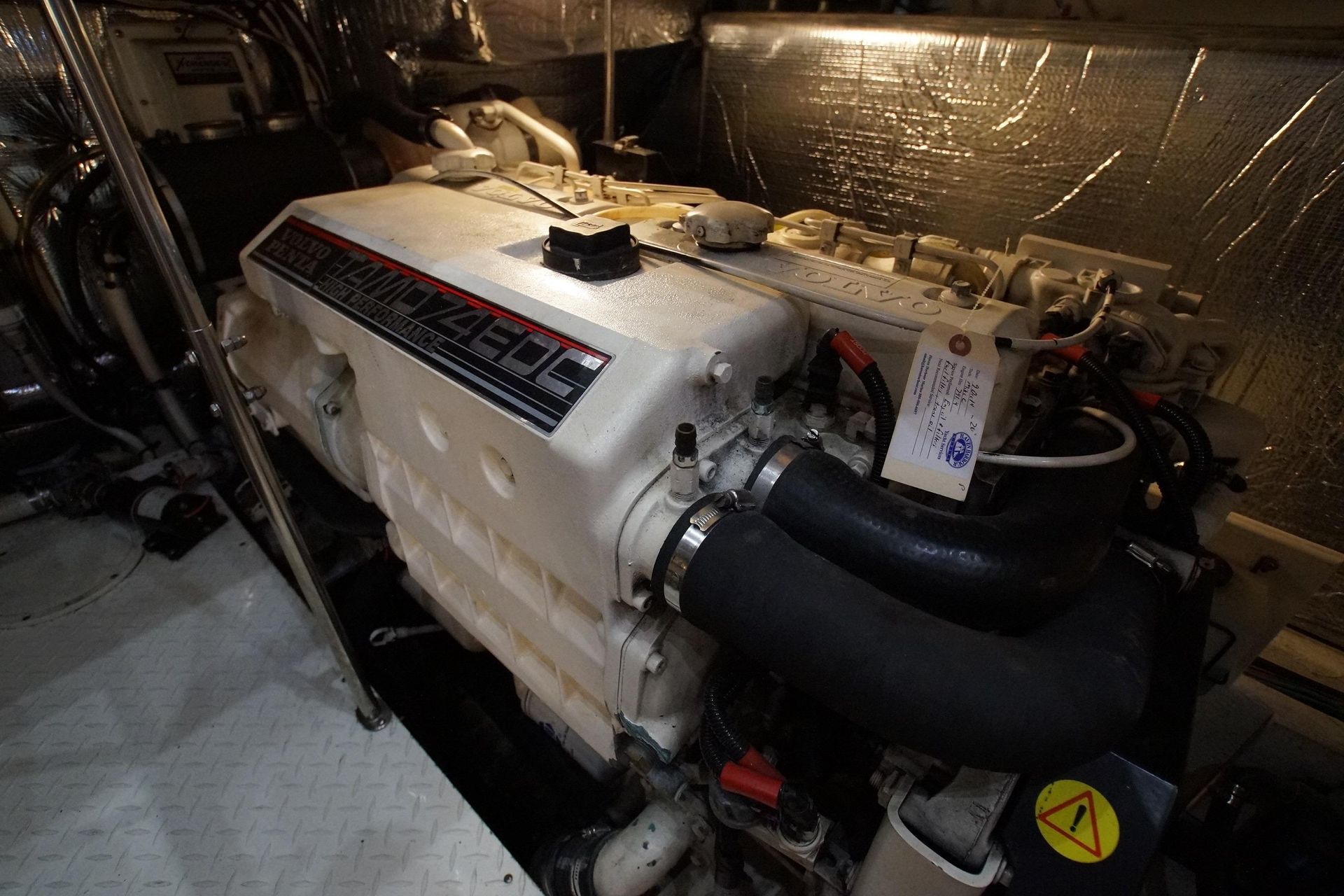 2001 Cruisers Yachts 4450 Express Motoryacht - Weber Yachts