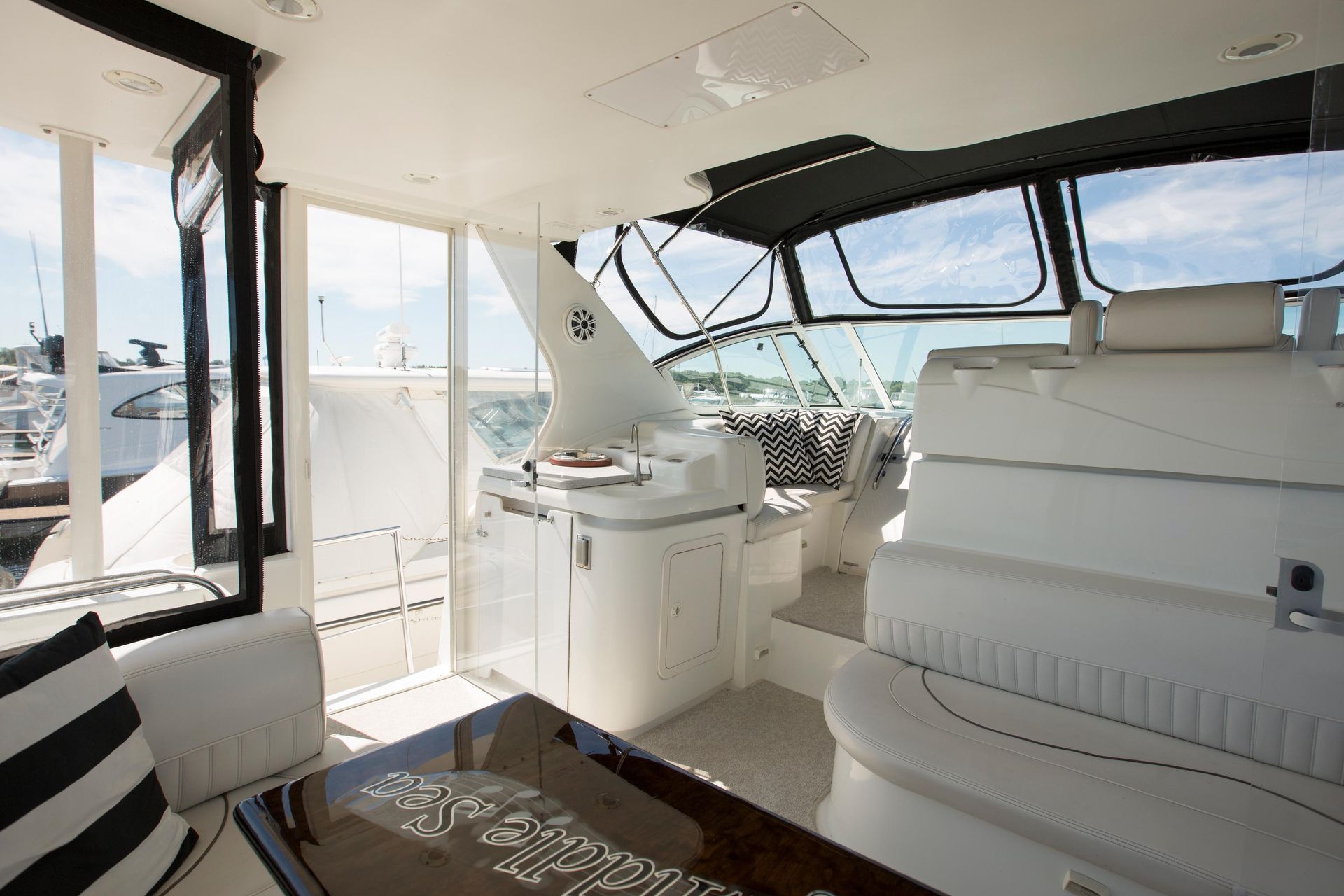 2001 Cruisers Yachts 4450 Express Motoryacht - Weber Yachts