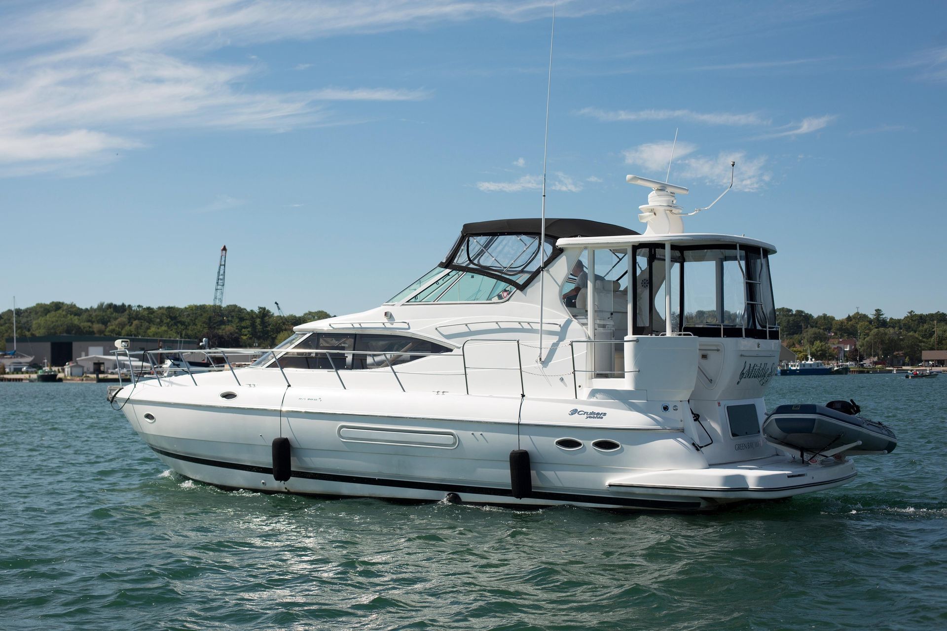 2001 Cruisers Yachts 4450 Express Motoryacht - Weber Yachts