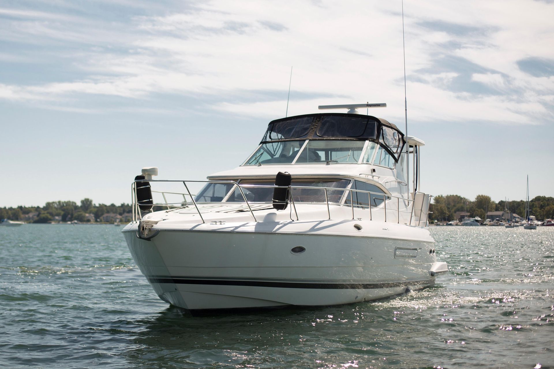 2001 Cruisers Yachts 4450 Express Motoryacht - Weber Yachts