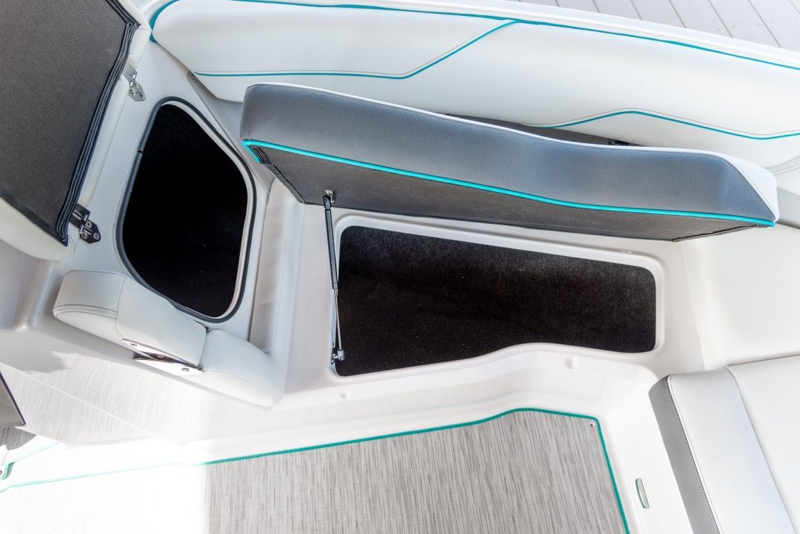 2026 Regal LS4 Bowrider Boote Kaufen - YachtWorld