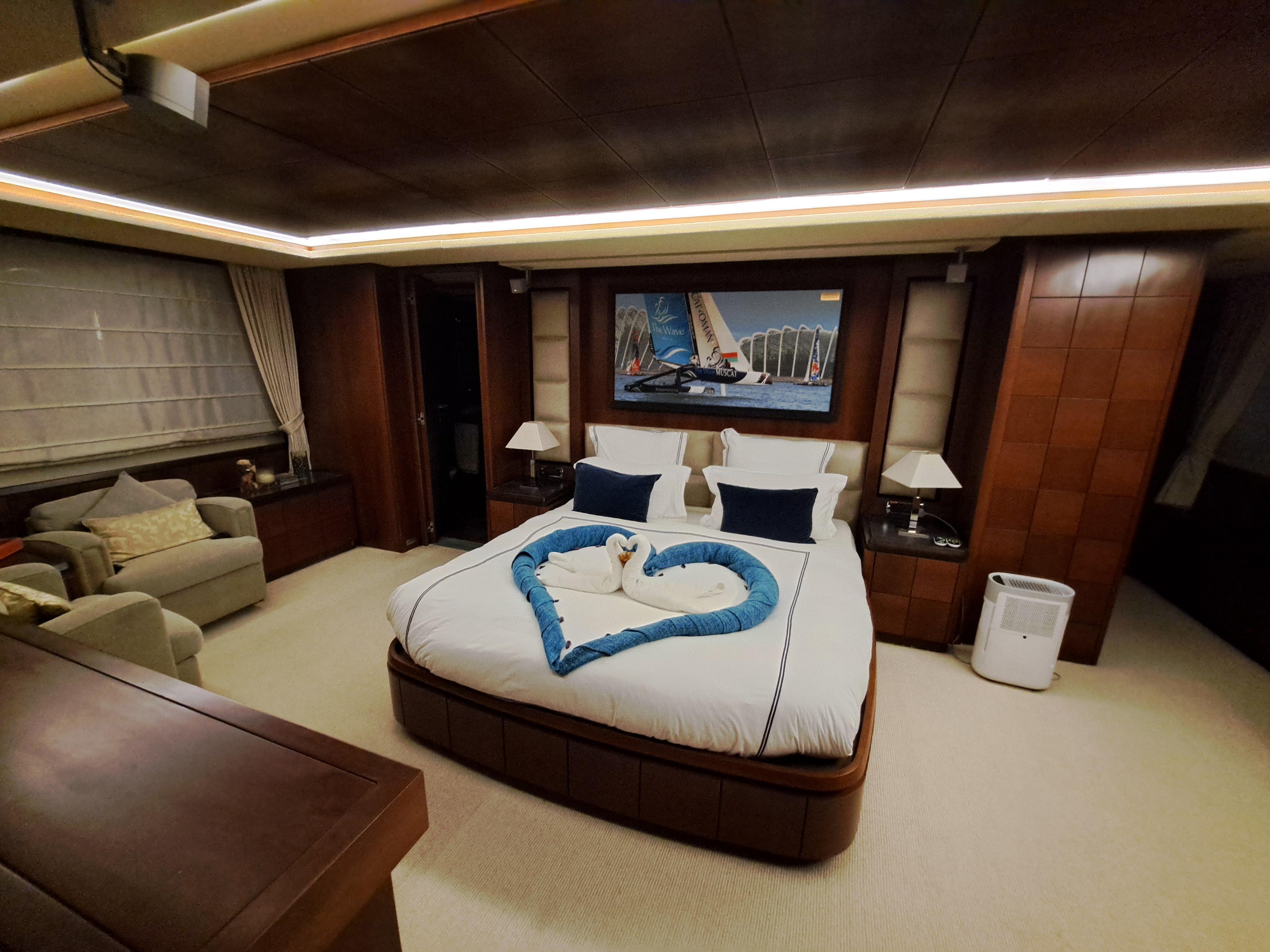 Hye Sea II Motor Yachts Azimut for sale - YachtWorld