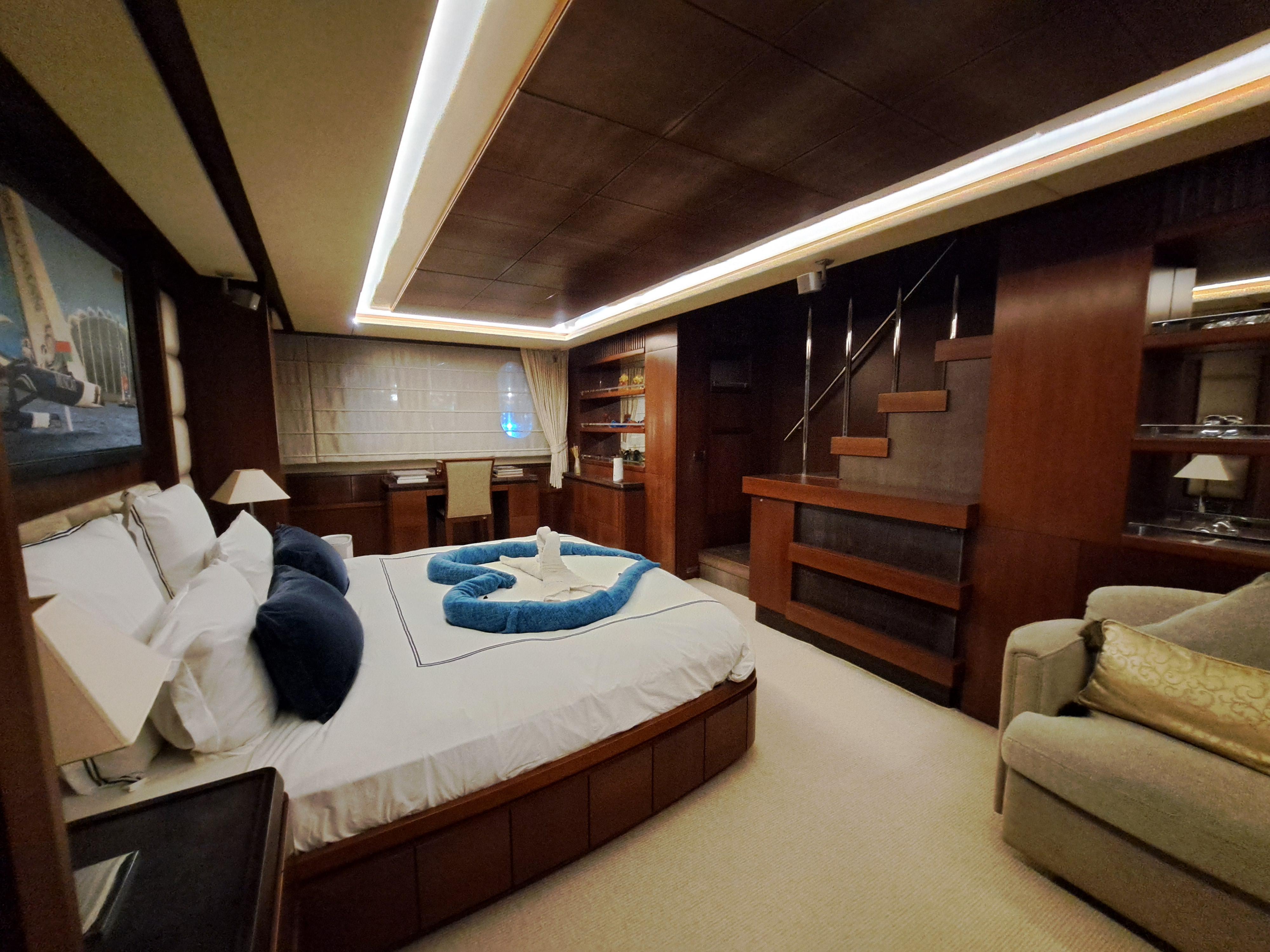 Hye Seas II Motor Yachts Azimut for sale - YachtWorld