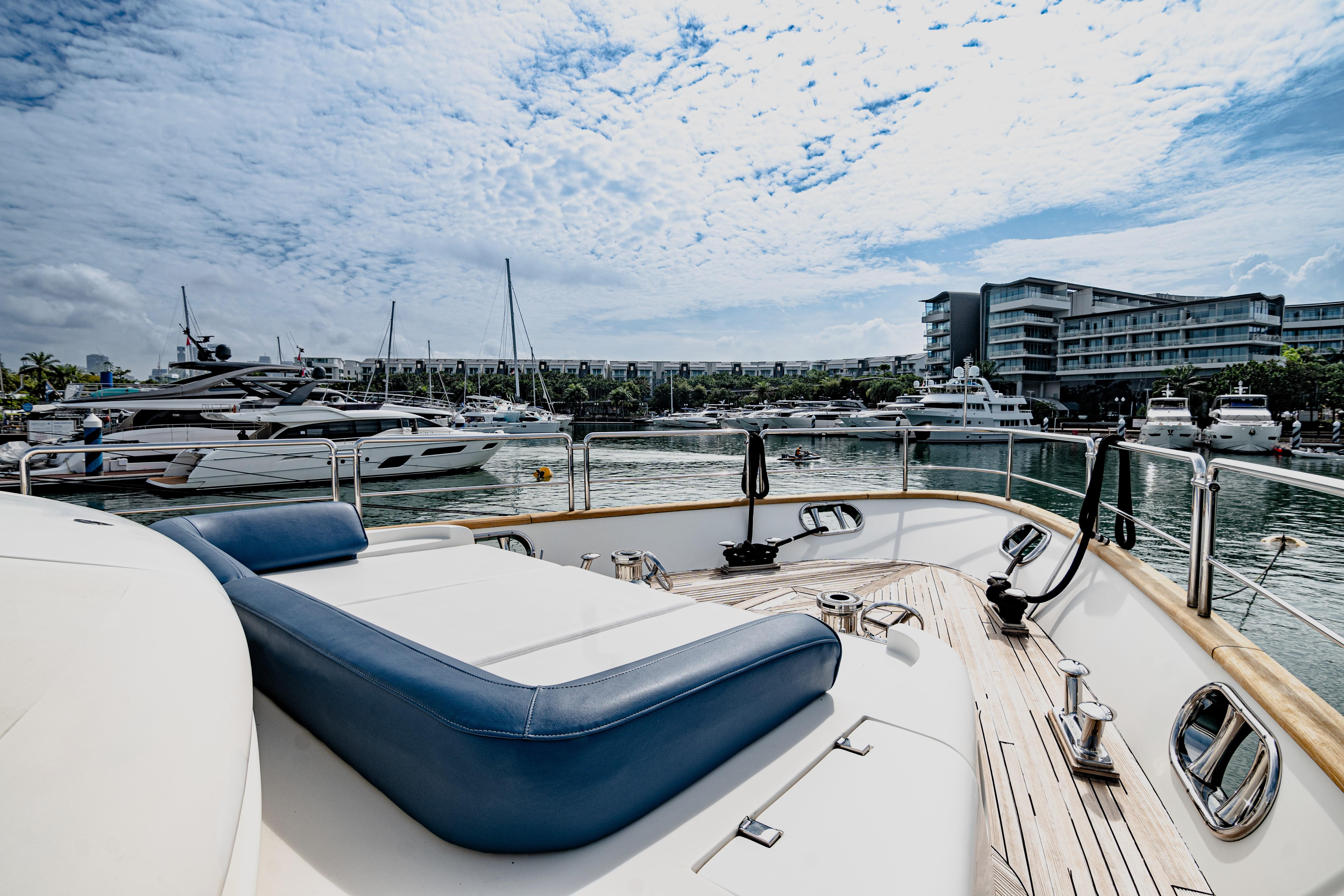 Hye Seas II Motor Yachts Azimut for sale - YachtWorld