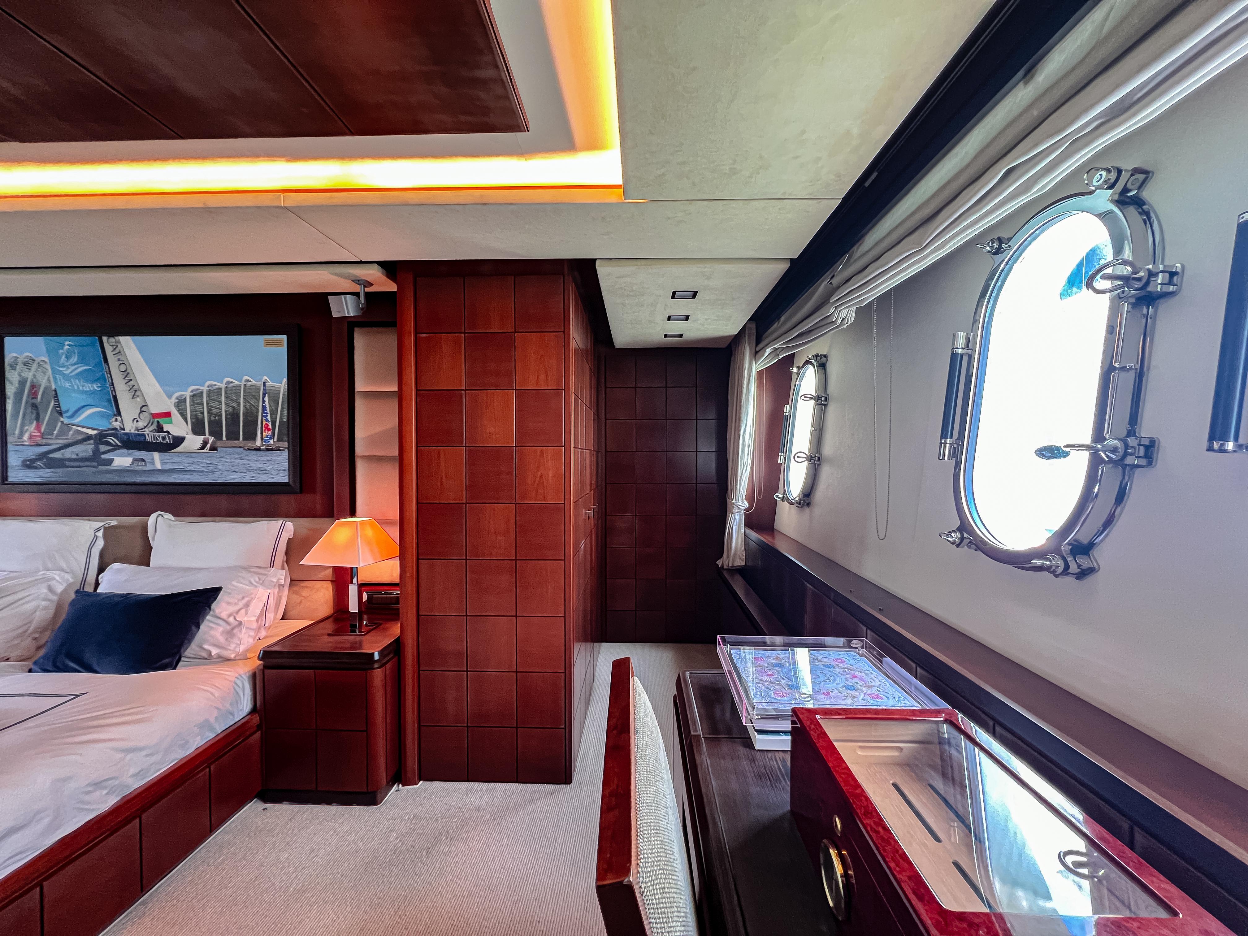 Hye Seas II Motor Yachts Azimut for sale - YachtWorld