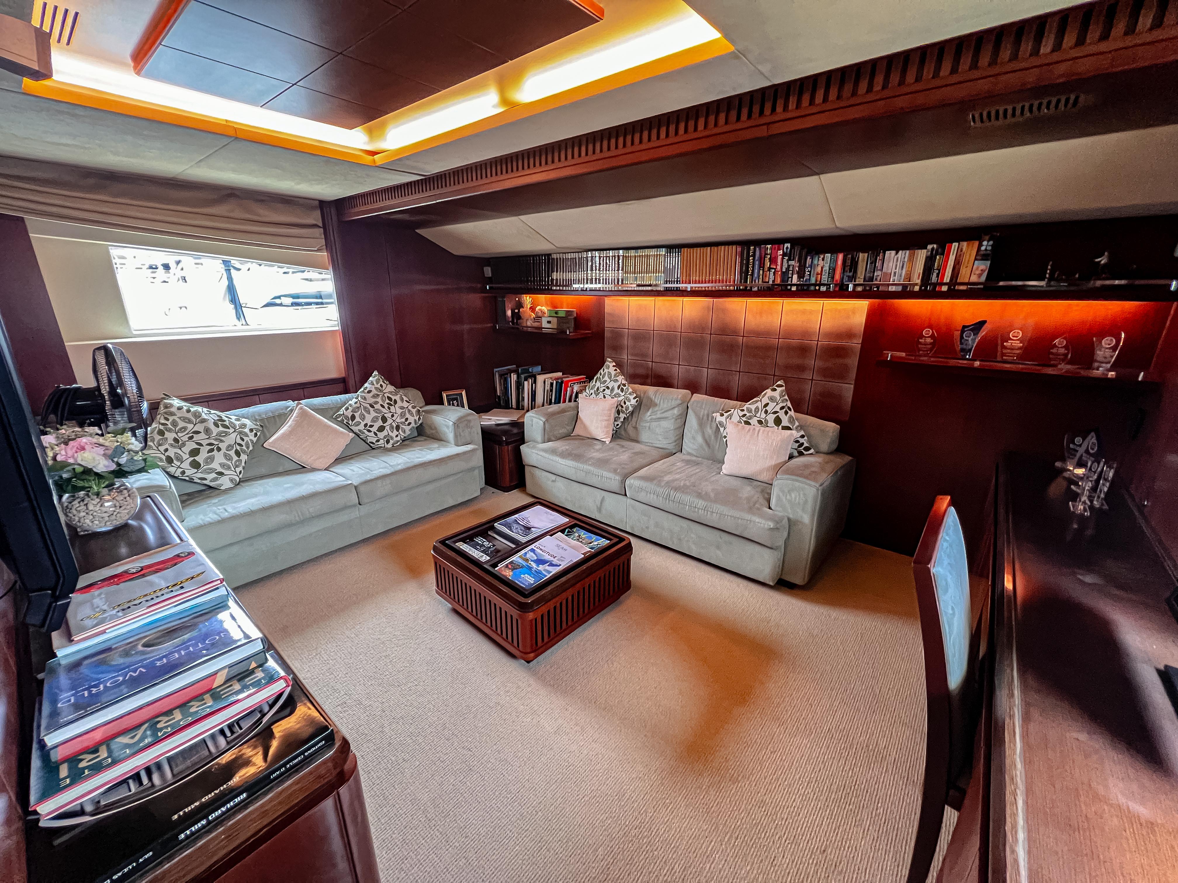 Hye Seas II Motor Yachts Azimut for sale - YachtWorld