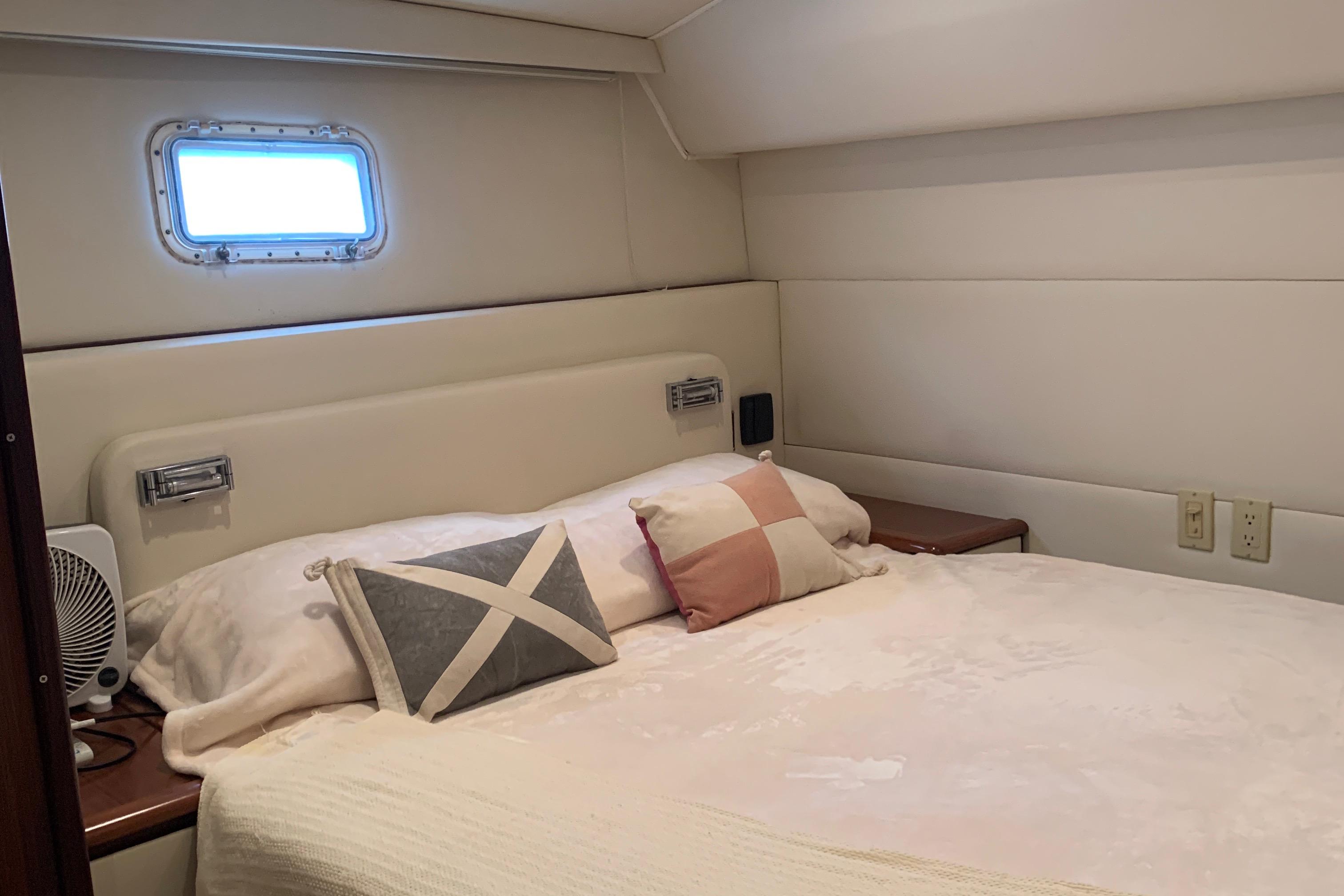 1984 Hatteras 52 Convertible Convertible for sale - YachtWorld