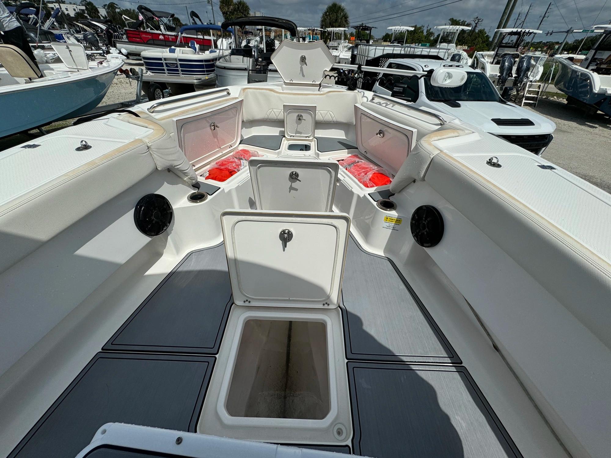 2021 Blue Wave 2800 Makaira Center Console Boote Kaufen - YachtWorld