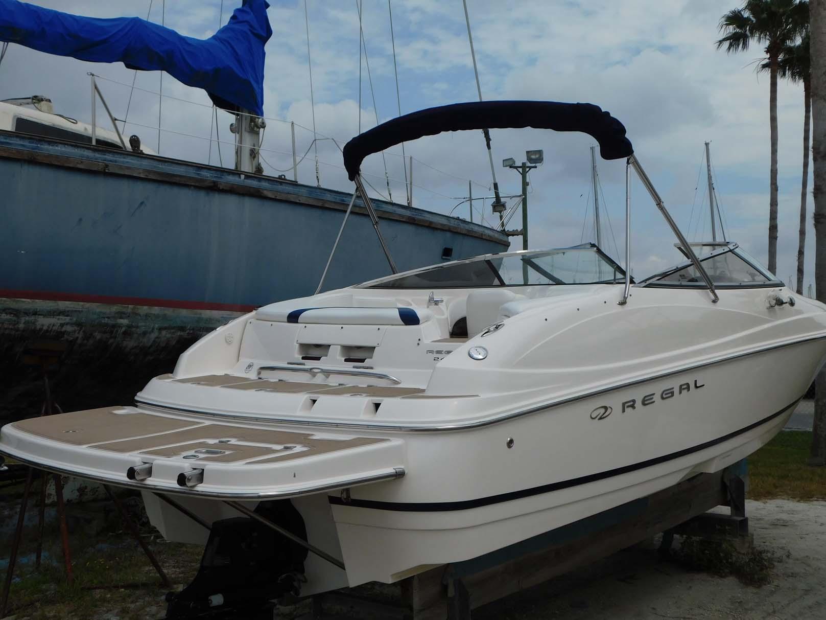 Regal 2400 Bowrider Usado en Florida - Cosas de Barcos