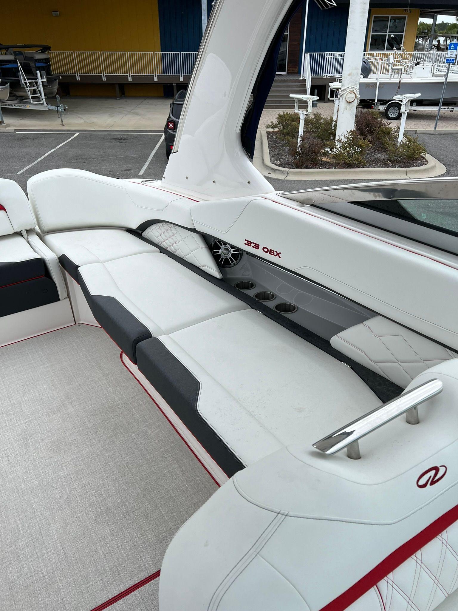 2024 Regal 33 OBX Bowrider for sale - YachtWorld