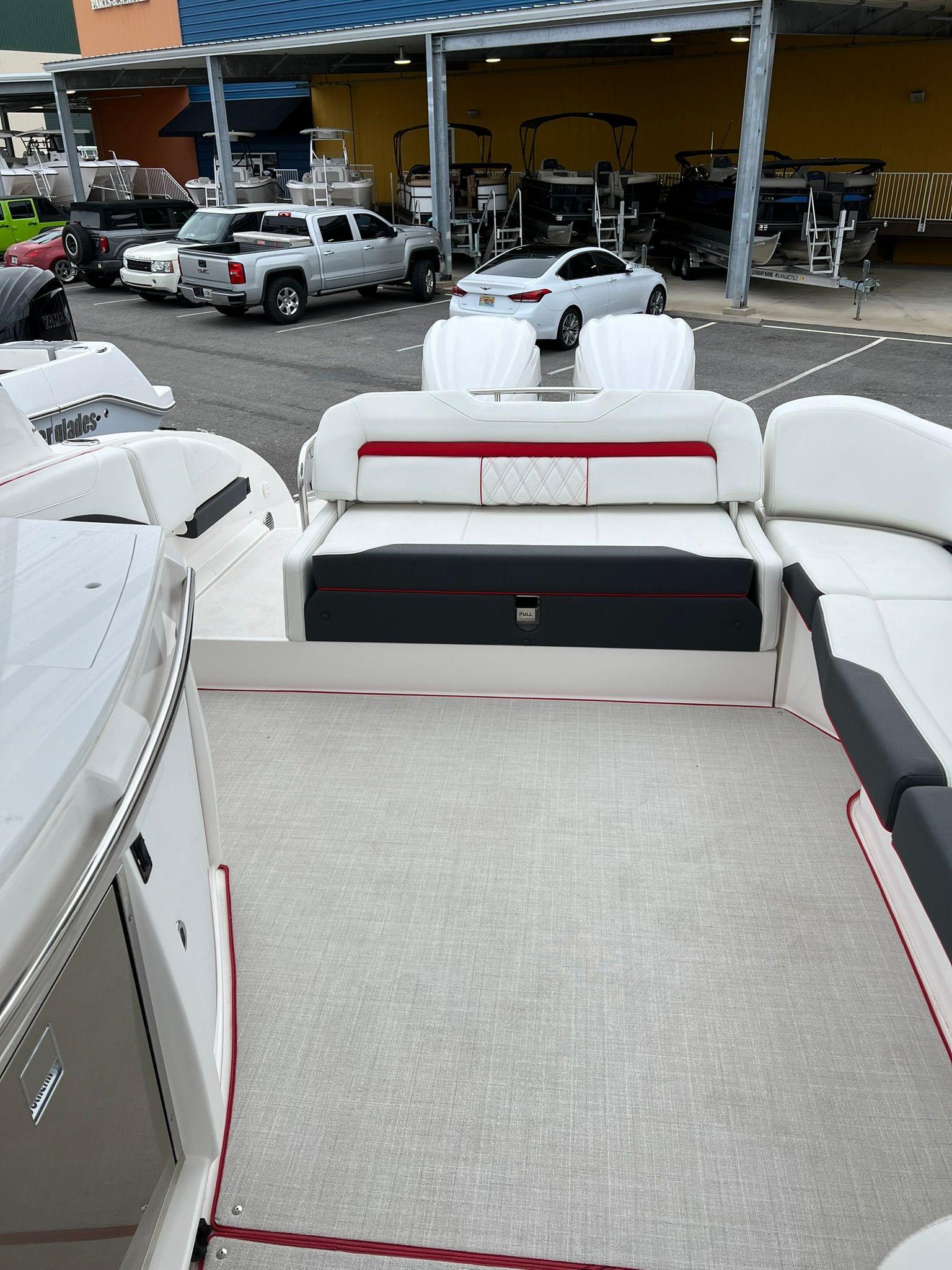 2024 Regal 33 OBX Bowrider for sale - YachtWorld