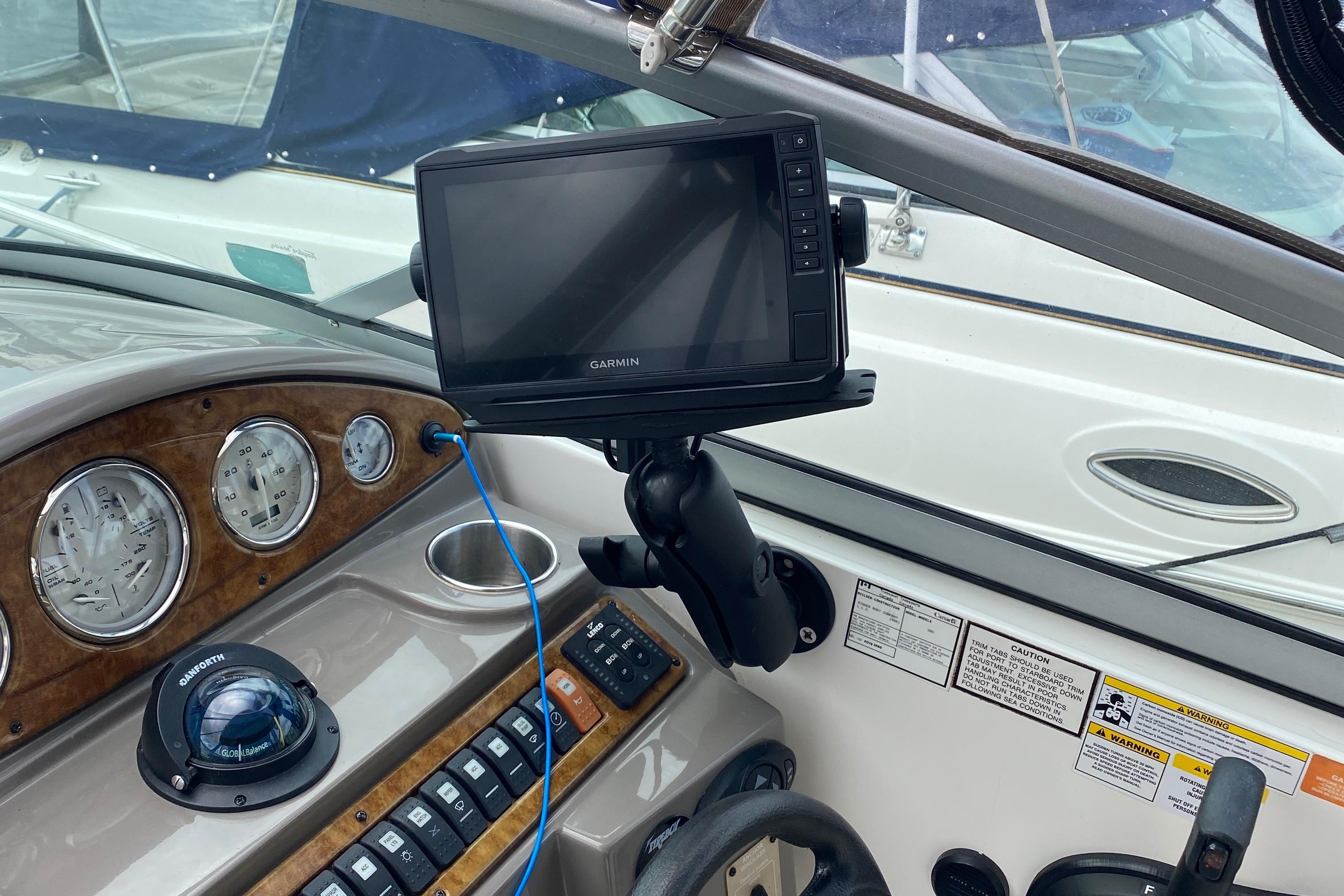 2011 Rinker 280 Express Cruiser Express Cruiser for sale - YachtWorld