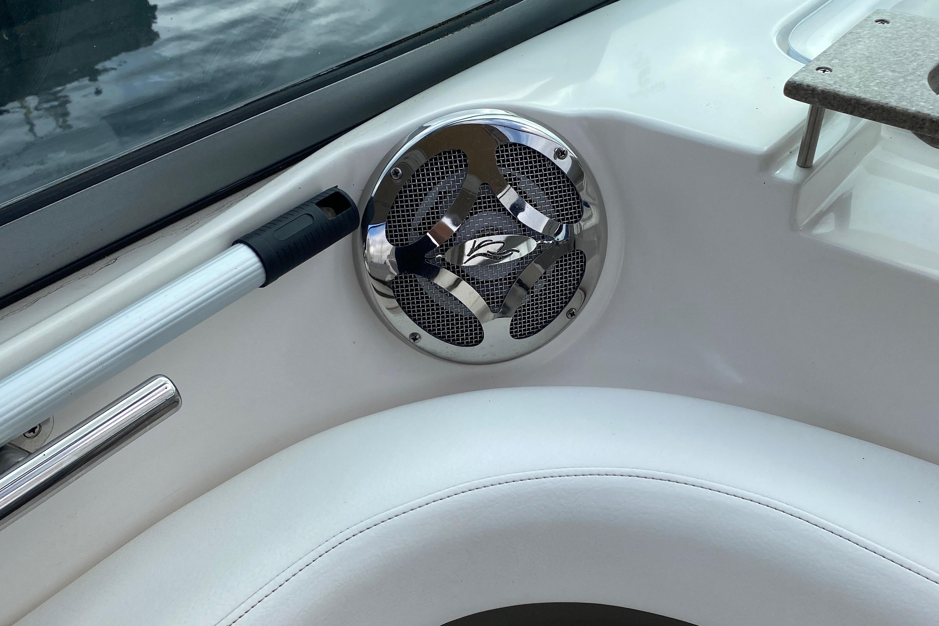 2011 Rinker 280 Express Cruiser Express Cruiser for sale - YachtWorld