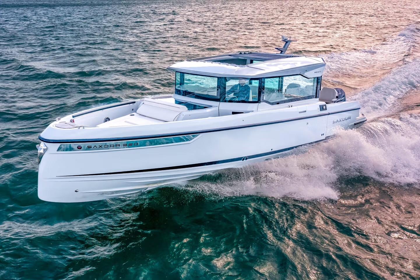 New Saxdor 320 GTC in Barcelona - iNautia