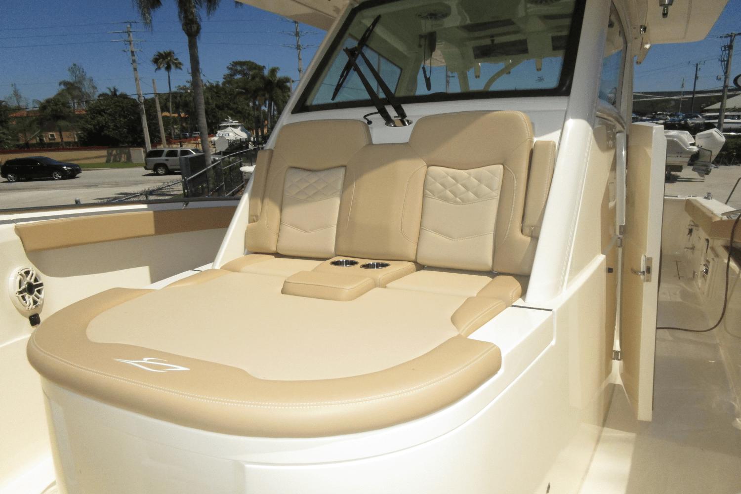 2024 Scout 330 LXF Center Console for sale - YachtWorld
