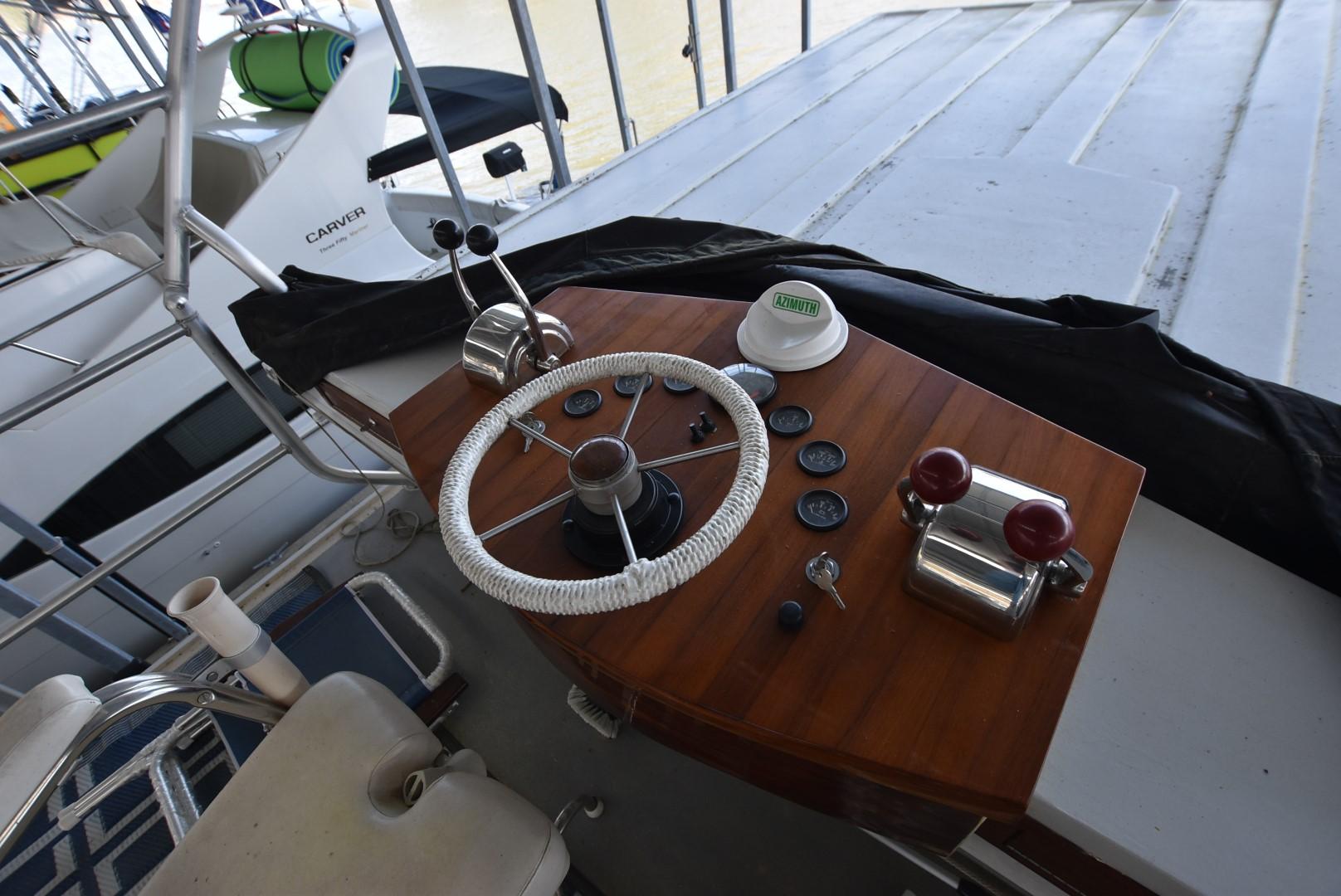 1972 River Queen 38 Houseboat Woonboten te koop- YachtWorld